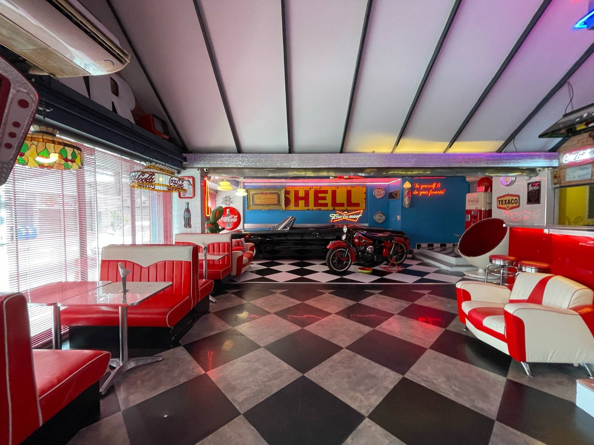 รูป Classic Car Diner