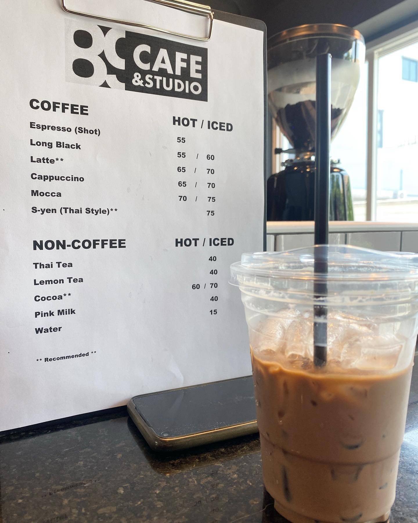 รีวิว 89 Cafe&Studio - มอคค่ารสชาติดี กาแฟหอม ไม่หวานมาก ไว้มาใช้บริการอีกค่ะ