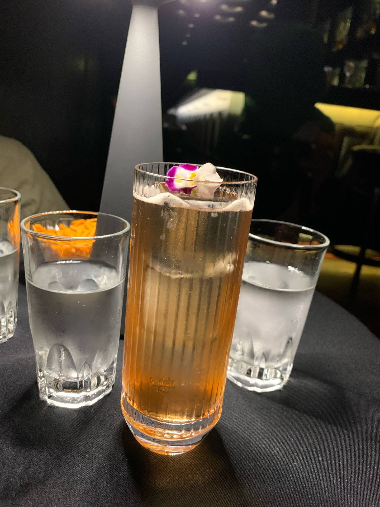 รีวิว The White Rabbit Speakeasy Cocktail Bar - เปิดเพลงดีมากๆ ที่นั่ง ...