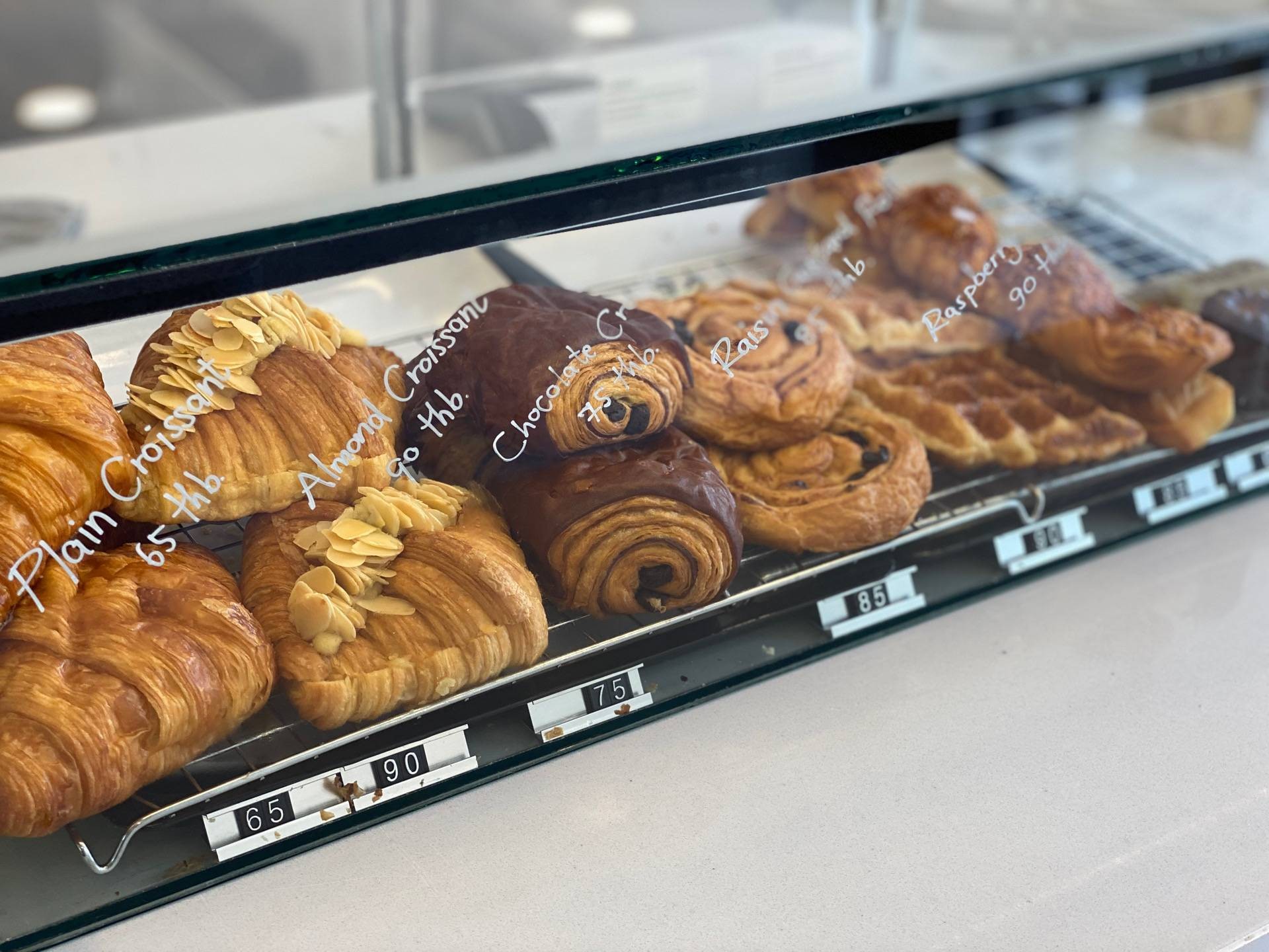 รีวิว Yelloo นิมมาน - ร้านกาแฟนั่งทำงานได้ - Wongnai