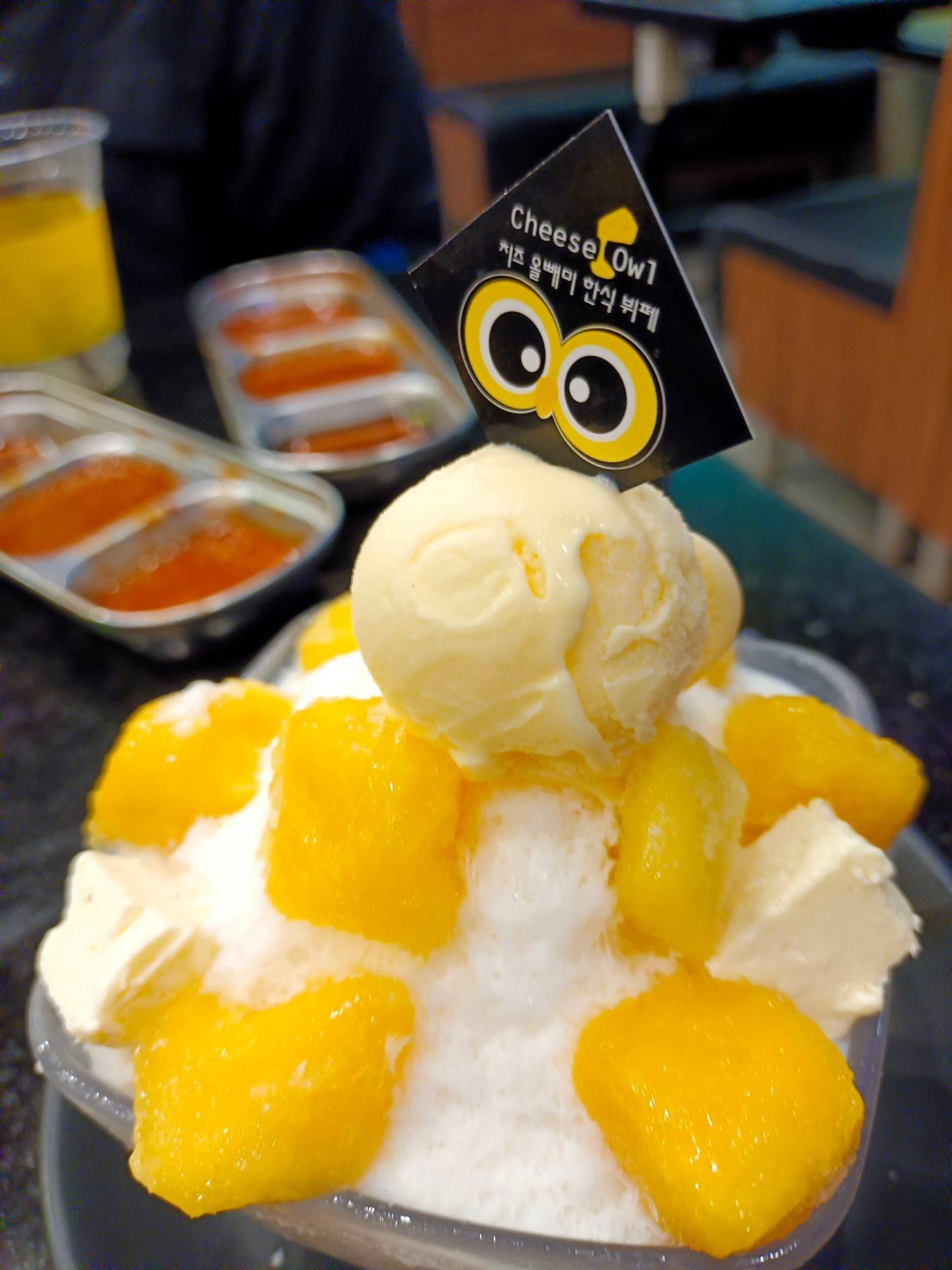 บิงซูมะม่วง+บราวนี่ชีส ร้าน Cheese Owl Siam Square One - Wongnai