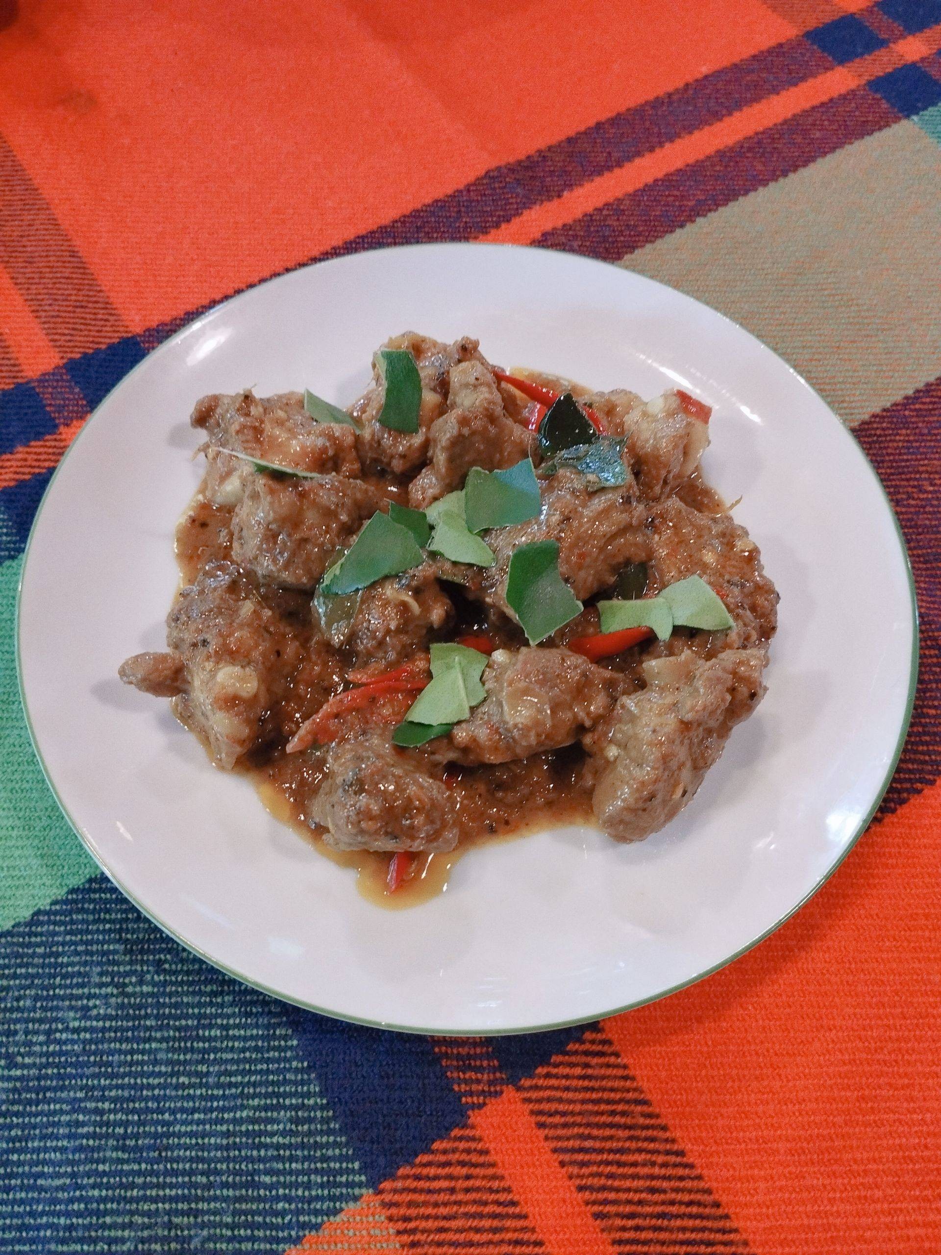 แกงคั่วกระดูกอ่อน ร้าน R Cafe By Risa Home