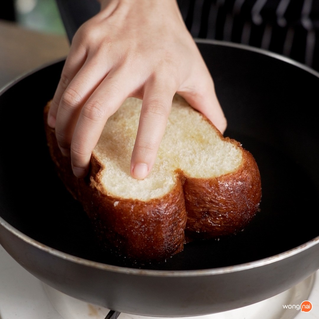 วิธีทำ “Burnt Butter Cheese Toast” เมนูขนมปังเนยน้ำตาลฉ่ำ คาราเมลเข้ม!