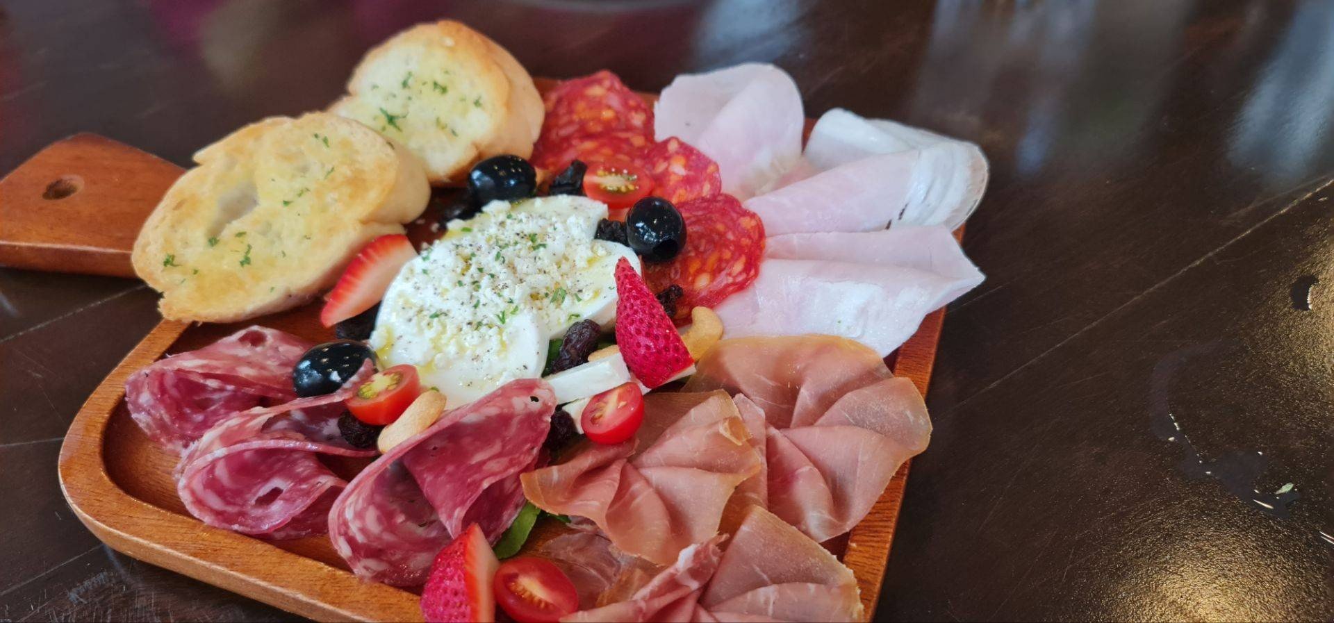 รีวิว Ranee's Restaurant The Circle Ratchapruk - ตามทานตามตำนาน พิซซ่า ...