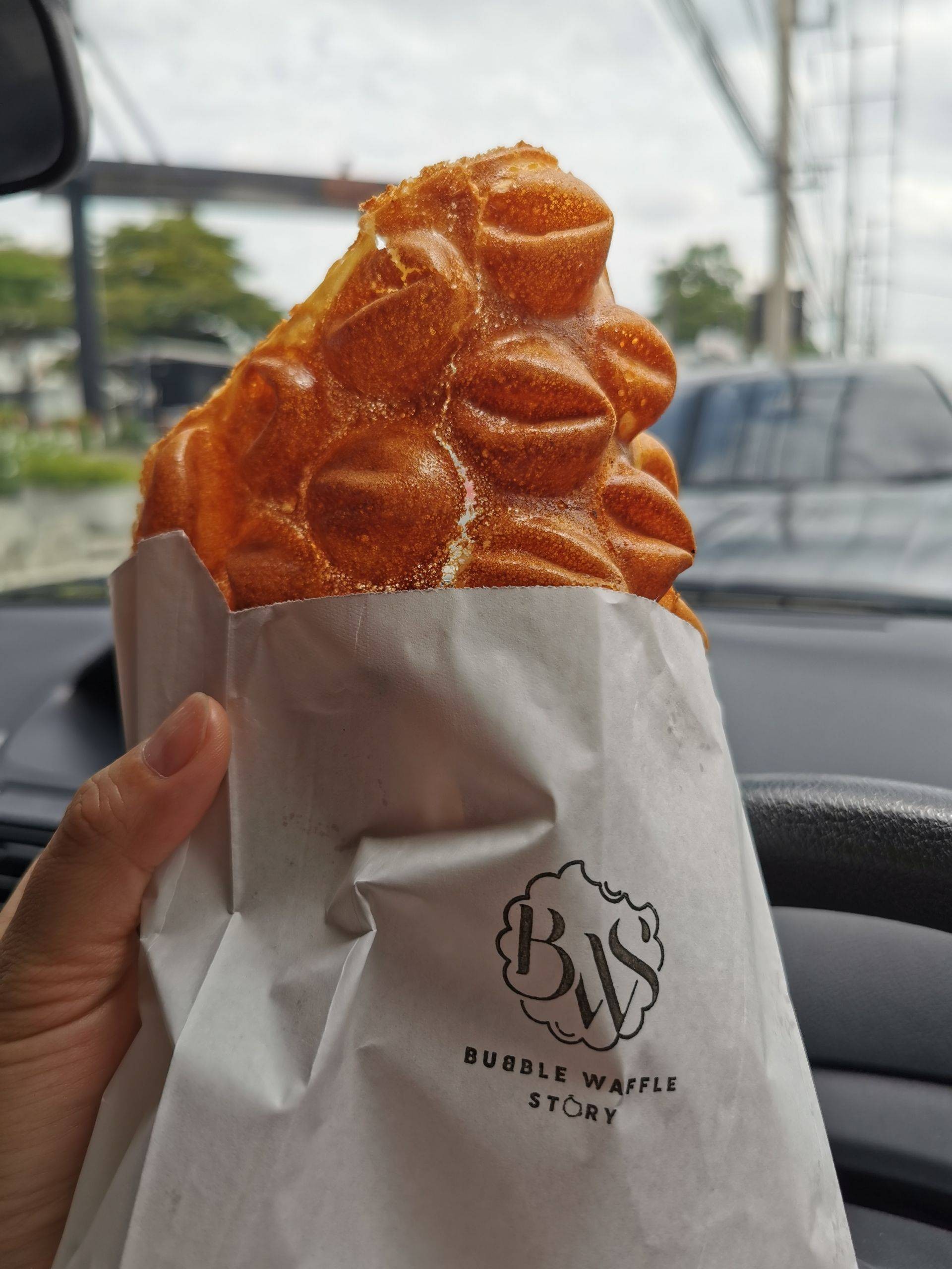 รีวิว Bubble Waffle Story - มีที่จอดรถ