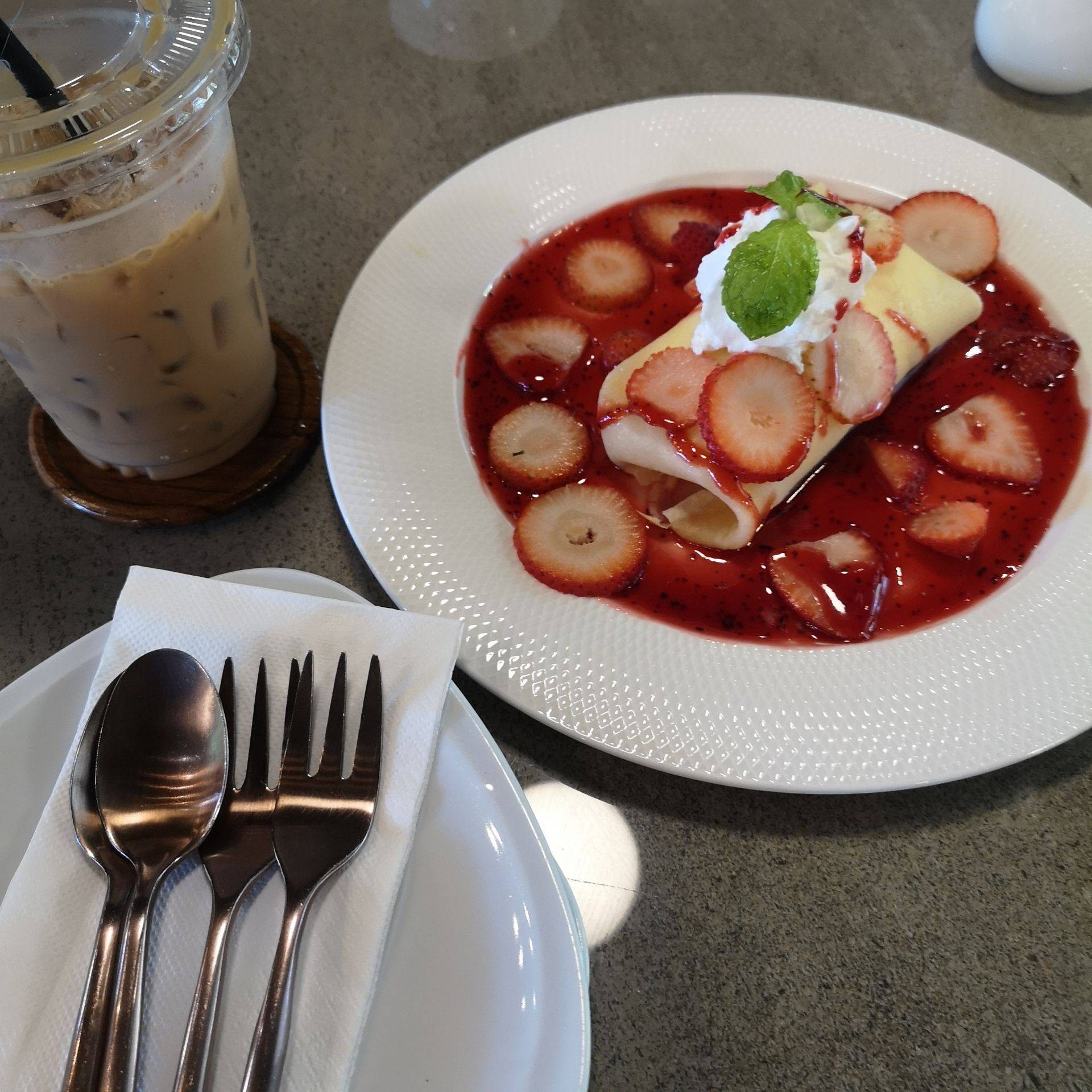 รีวิว ASTRO House CAFE - - มาต่อพรบ. ช่วงพักเที่ยงไม่รู้จะรอไหนดีเลยแวะ ...