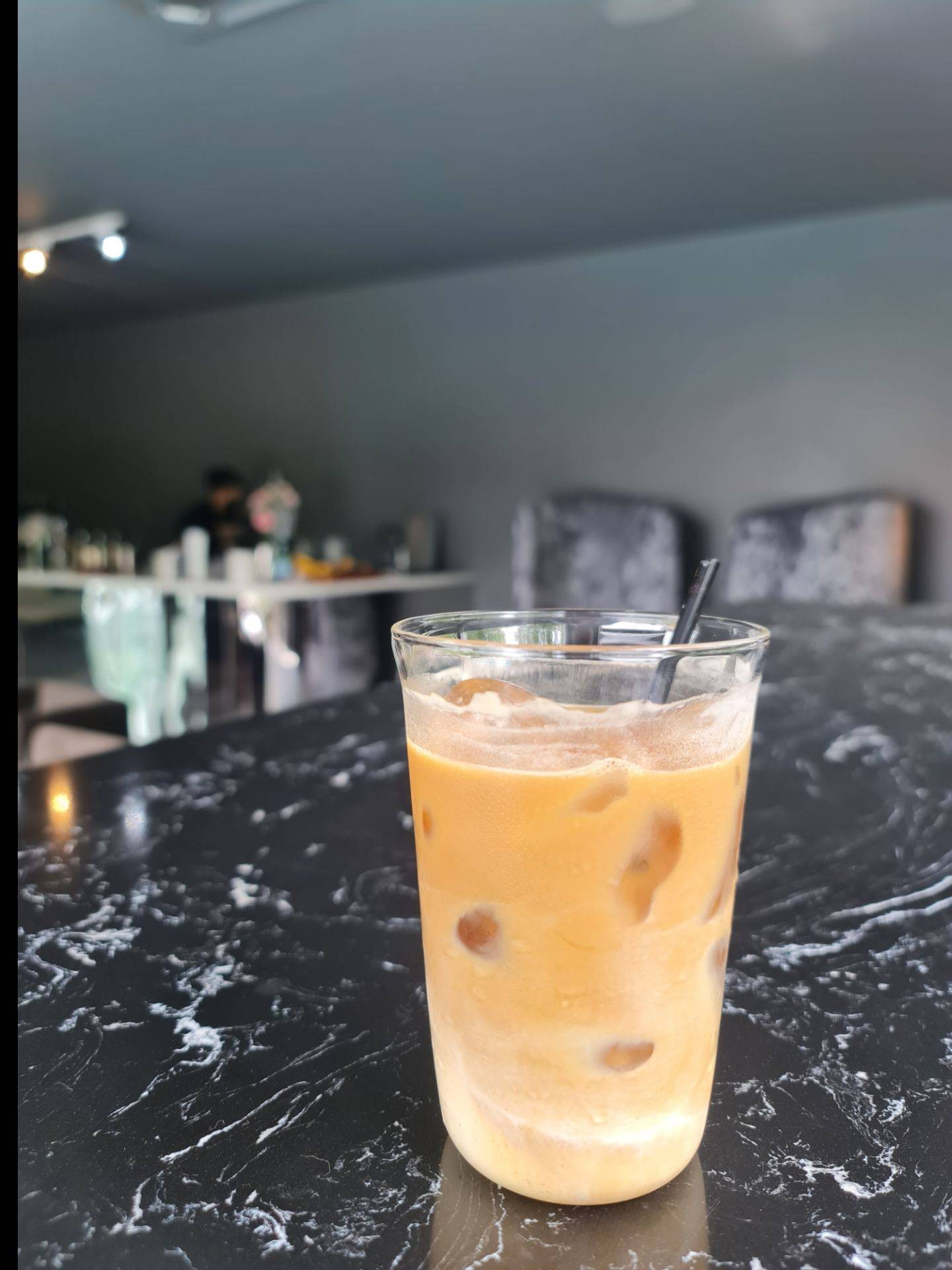 รีวิว Looper Wave Looper swimming pool - ร้านกาแฟ ริมสระว่ายน้ำ