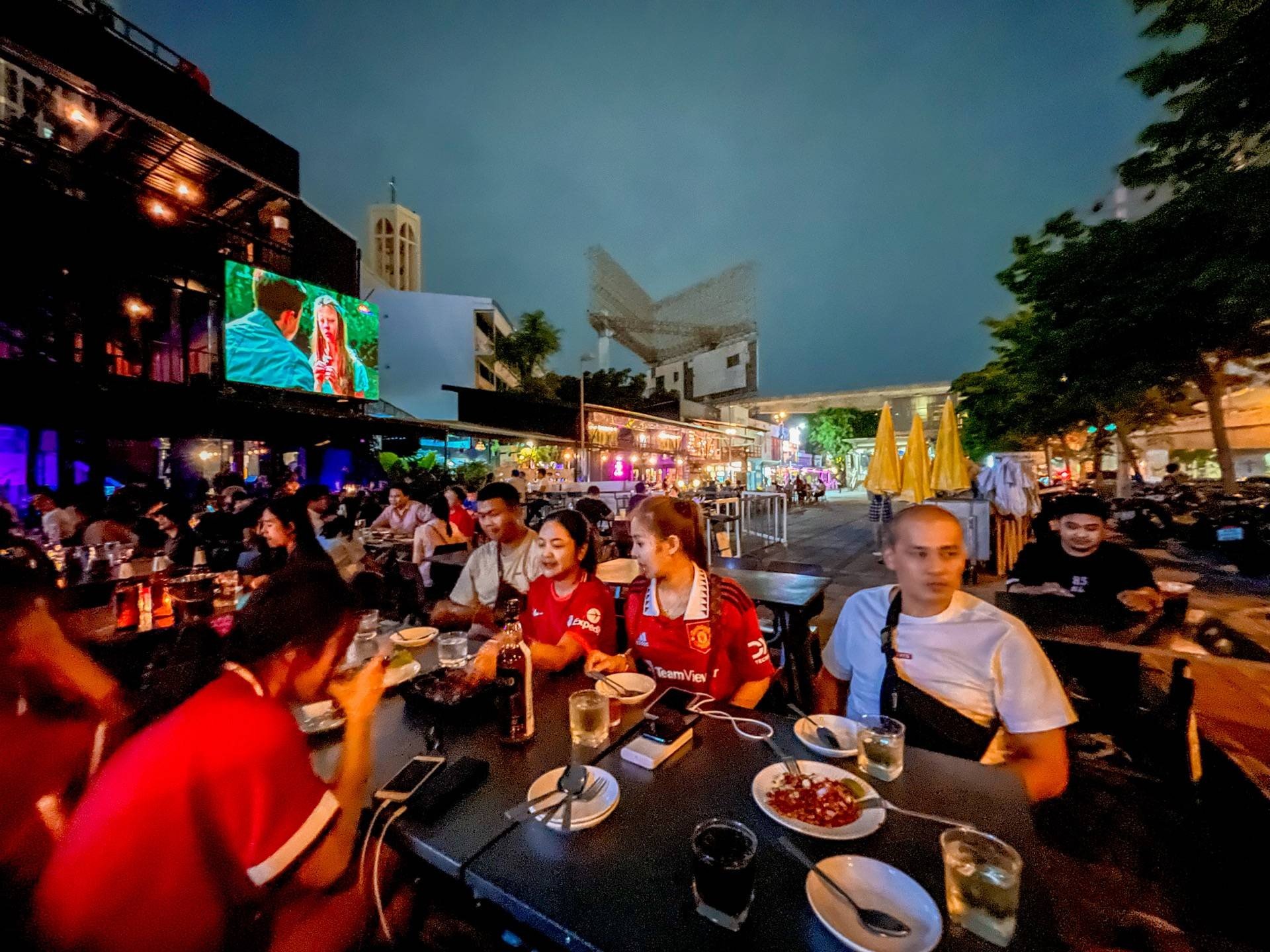 รีวิว เล่า Laprao Soi 2 - บรรยากาศดี ราคาเหมาะสม งานดีเลยครับ