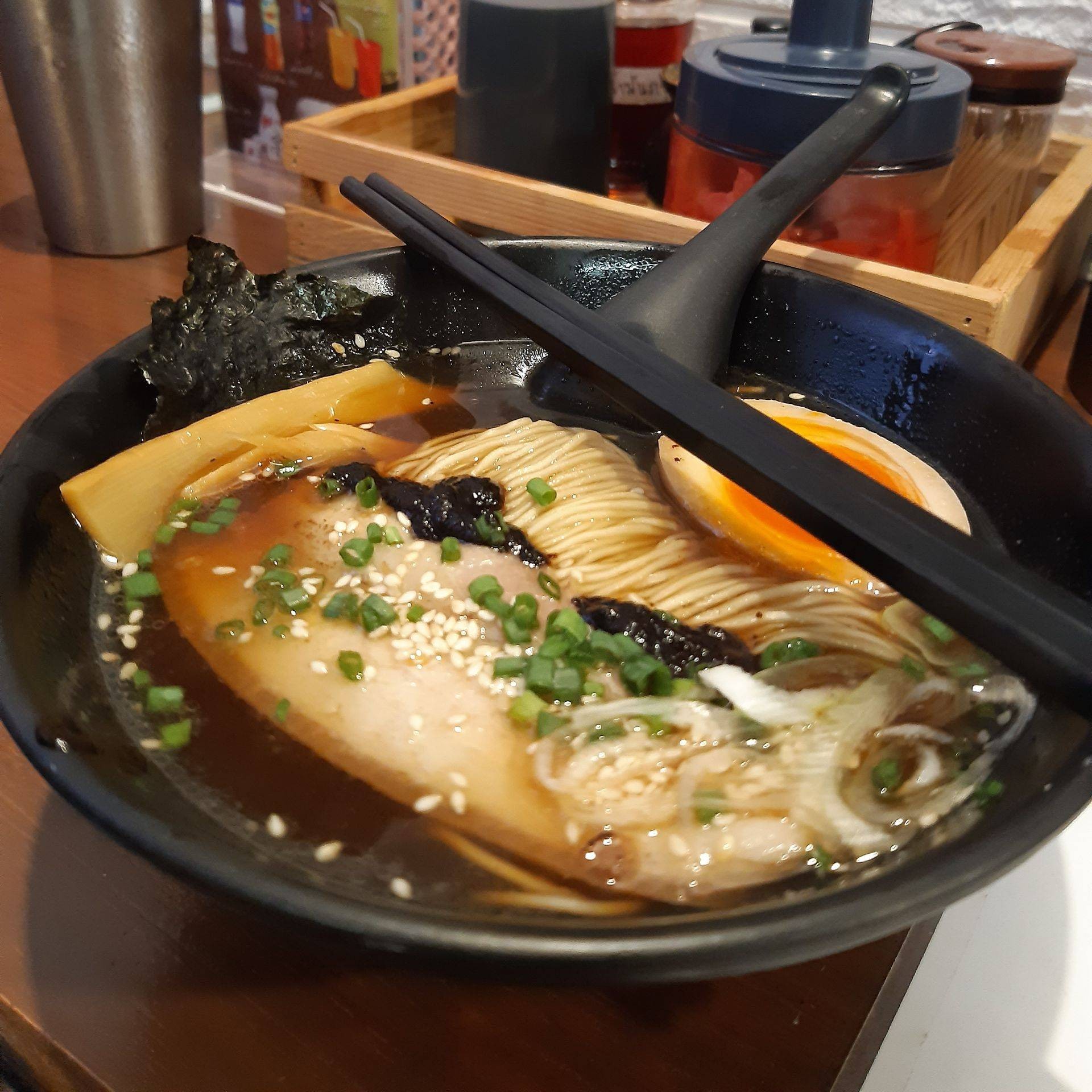 รีวิว Ayoi Ramen Gyudon เมืองทอง ถนนบอนด์สตรีท - ราเมงเส้นสด รสชาติ ...