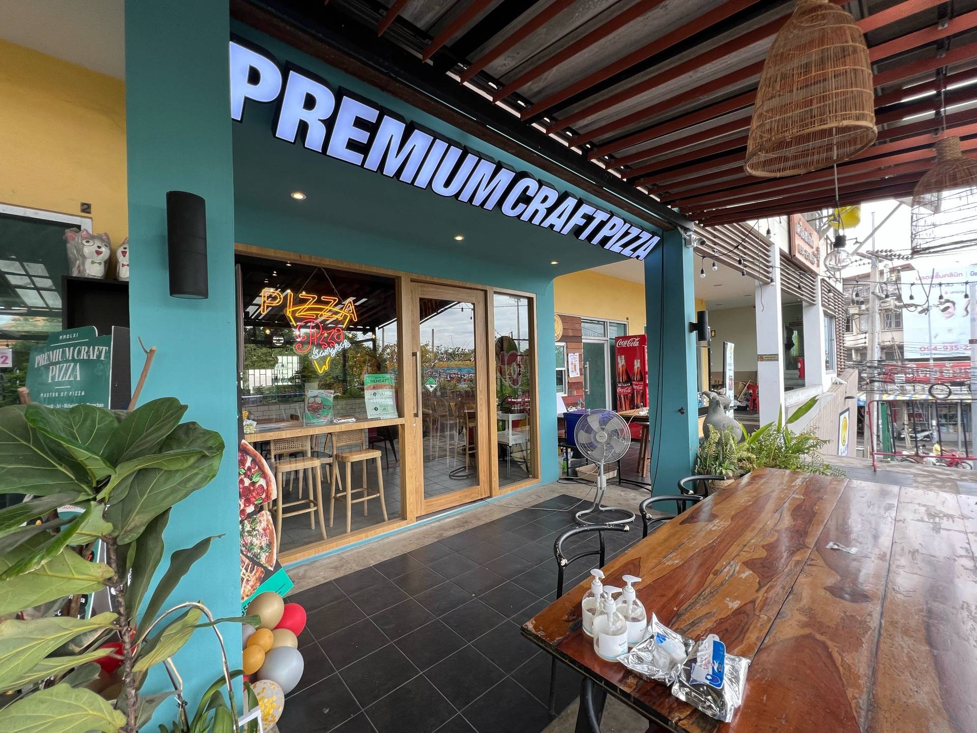 รีวิว Premium Craft Pizza สาขานครปฐม (หลังองค์พระ) - พิซซ่าที่เขาร่ำลือกัน