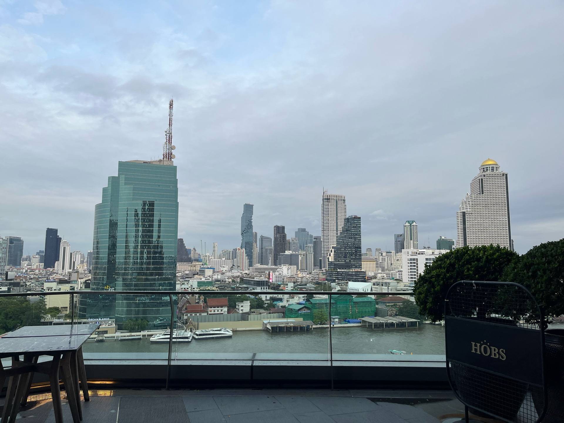 รูป HOBS ICONSIAM