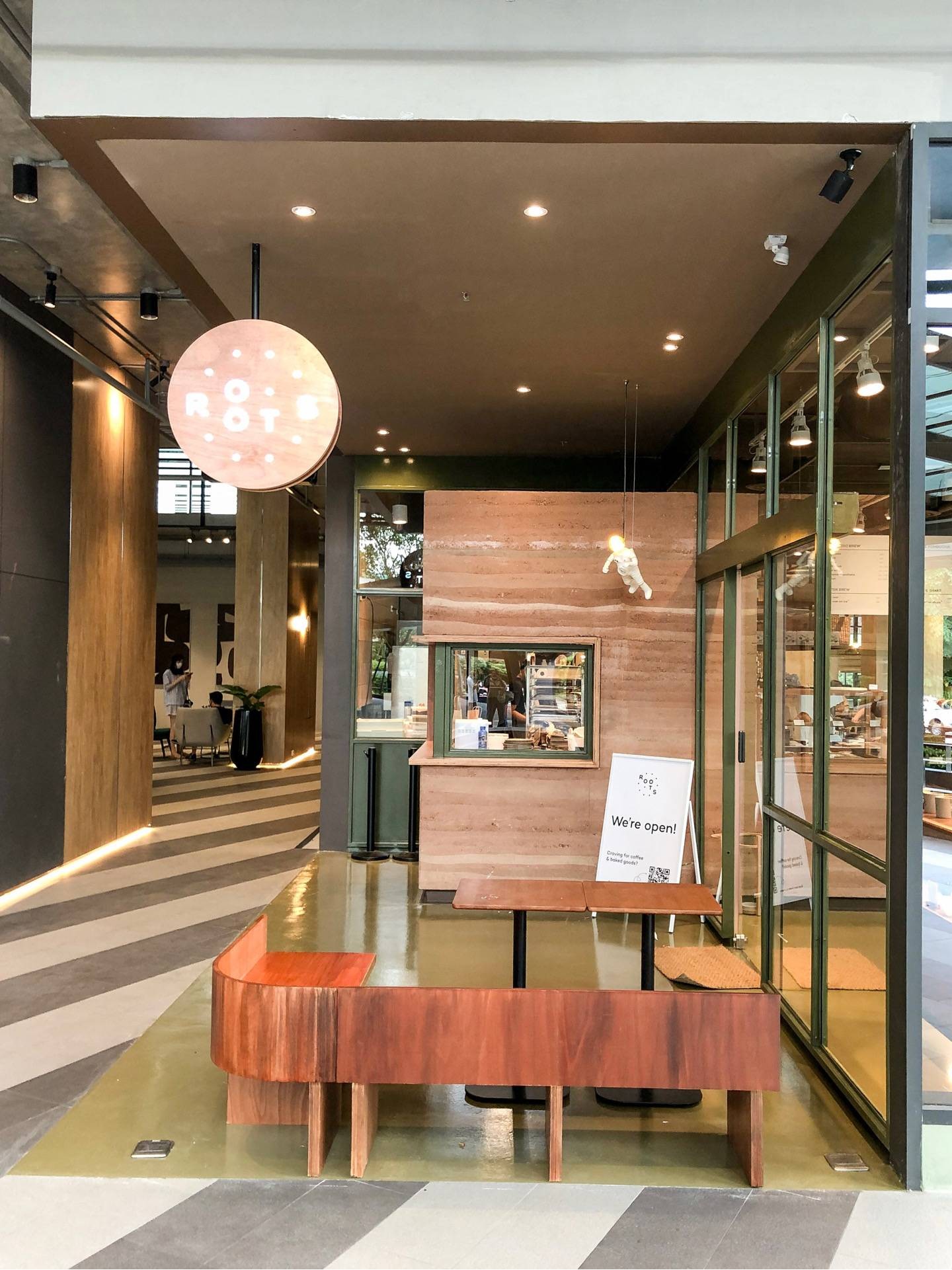 รีวิว RootsBKK 111 Praditmanutham - Roots สาขาน้องใหม่ มีเมนูกาแฟ ...