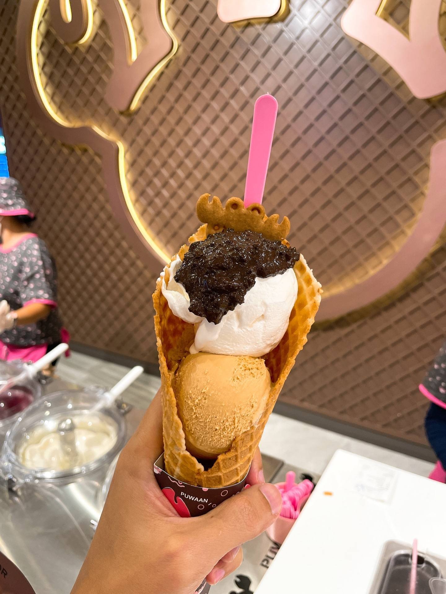 รีวิว Puwaan By Pupen - อิ่มซีฟู้ดมาแล้วก็ต้องมาต่อไอศครีม Gelato ร้านนี้