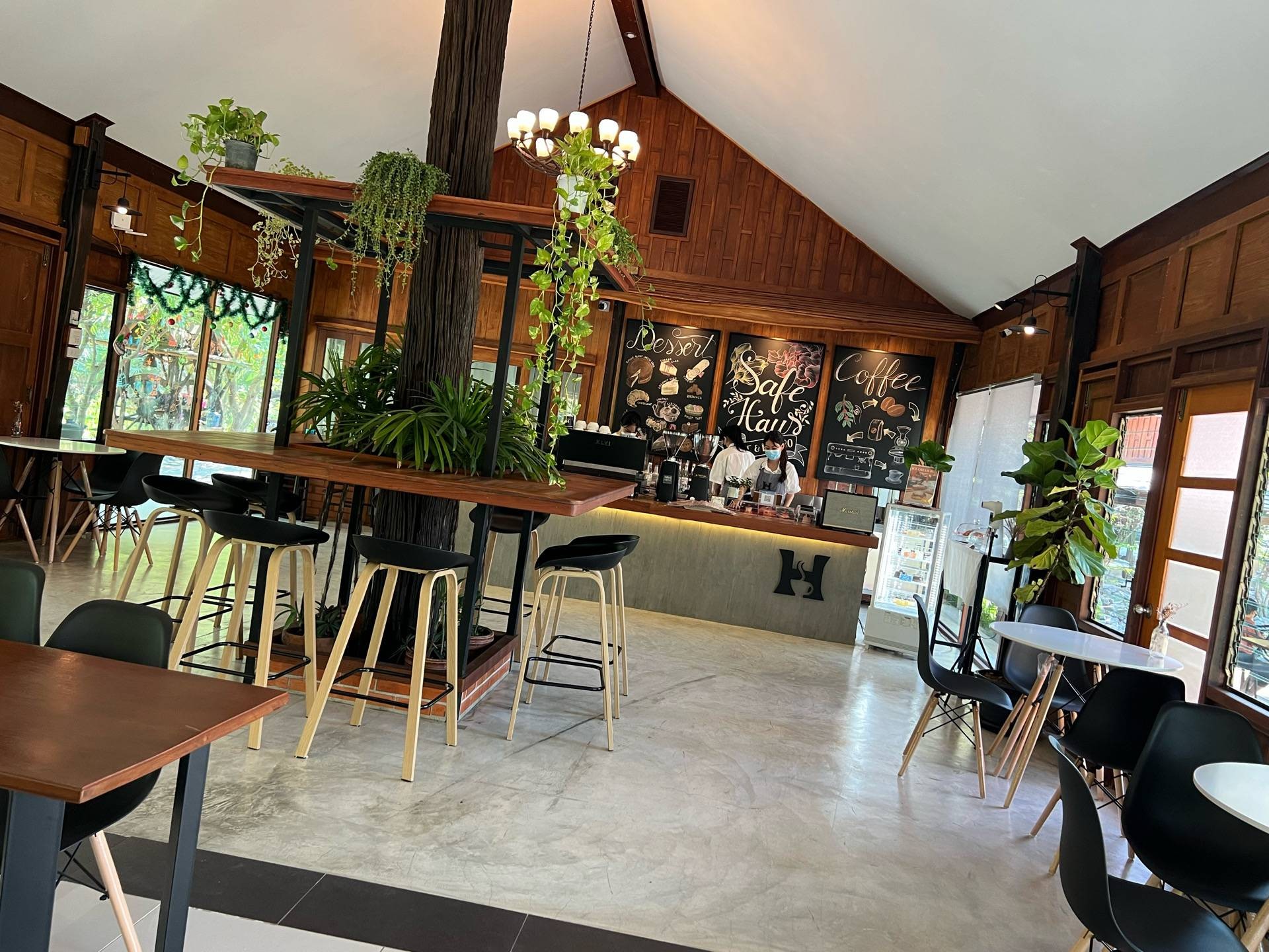 รูป Safe Haus Cafe&Bistro - Wongnai