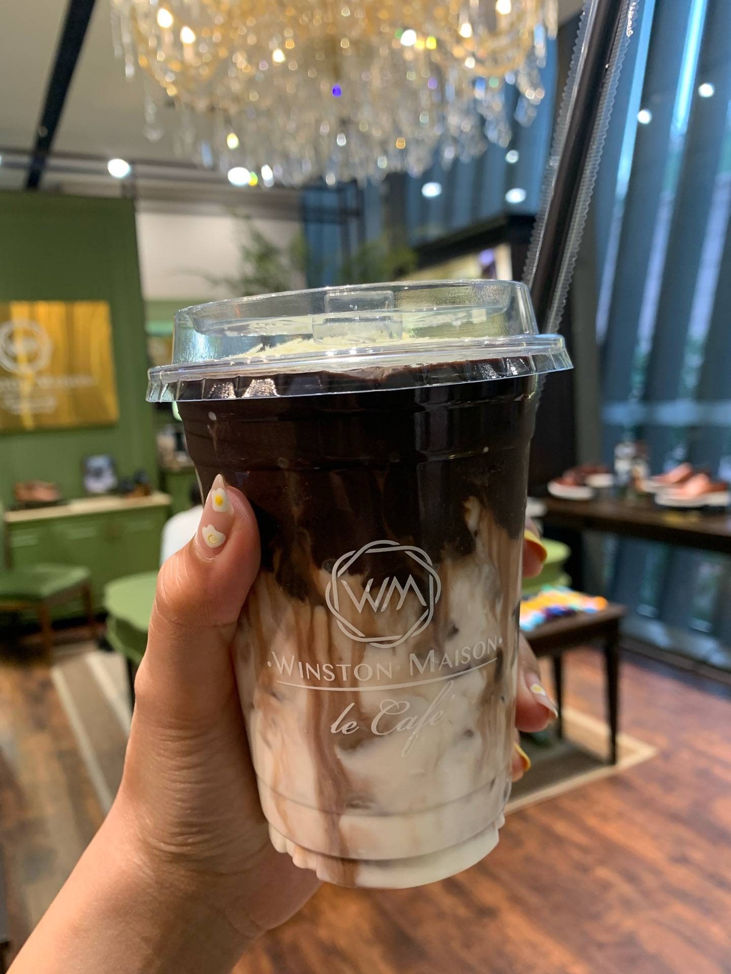 รีวิว Winston Maison Le Café Gaysorn Tower - ช็อคเข้มโรยเกล็ดช็อคเคี้ยว ...