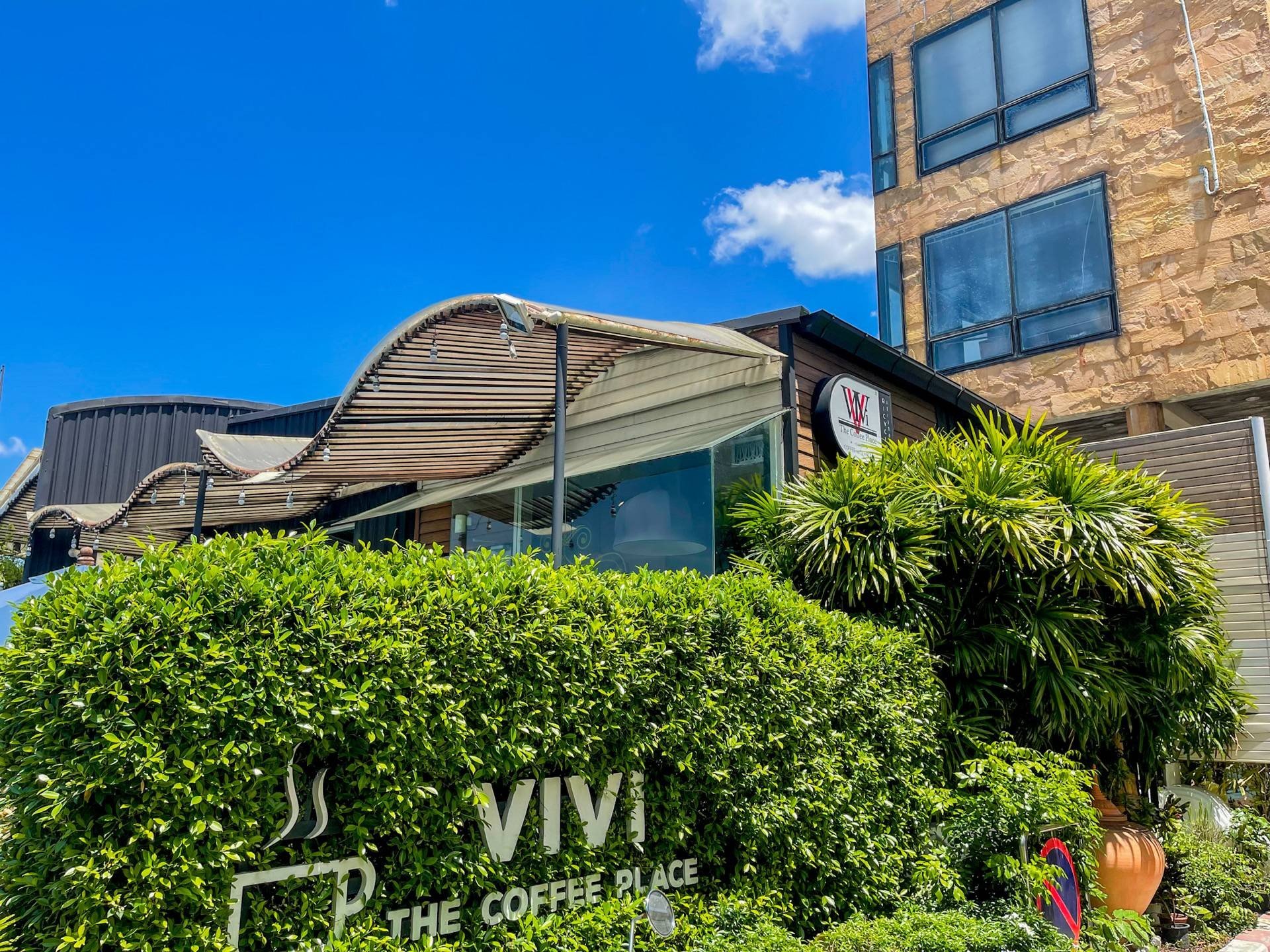 รีวิว Vivi The Coffee Place - วิวดีโครตตตตต เสียอย่างเดียวไม่มีที่จอดรถ