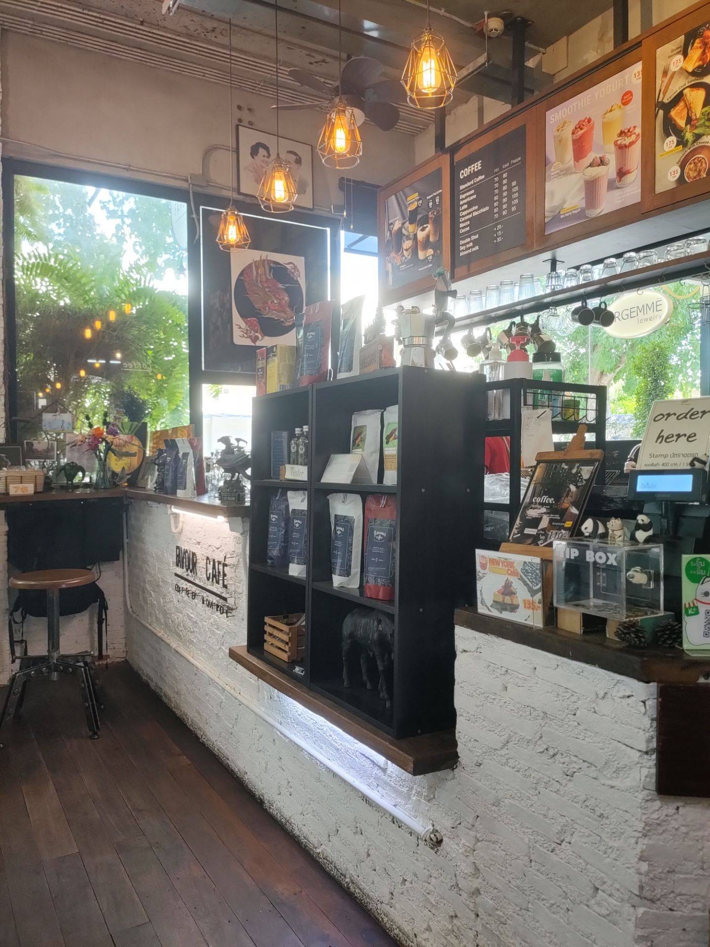 รูป FAVOUR CAFE'