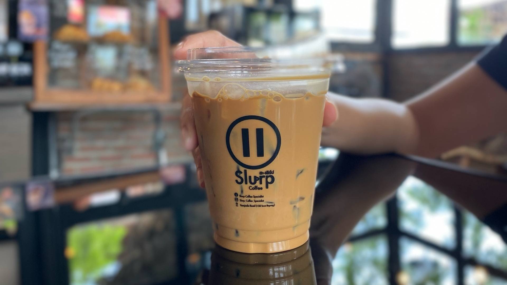 [รีวิว] ร้าน Slurp Coffee Specialist | เมนูแนะนำ รูปภาพ ราคา
