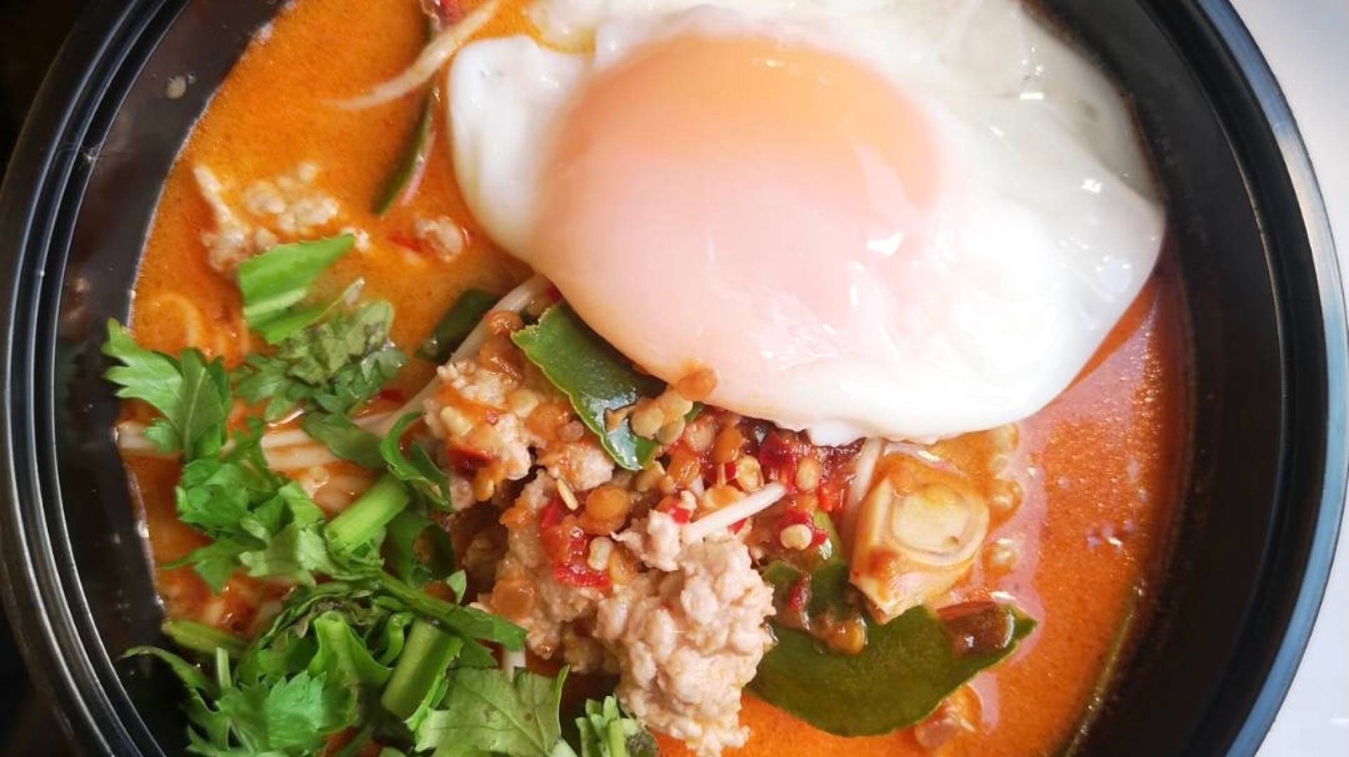 มาม่าทะเลแตก (มาม่า, ไข่ข้น, กะเพรา, สปาเก็ตตี้) ตลาดแอทแบริ่ง - สั่ง ...