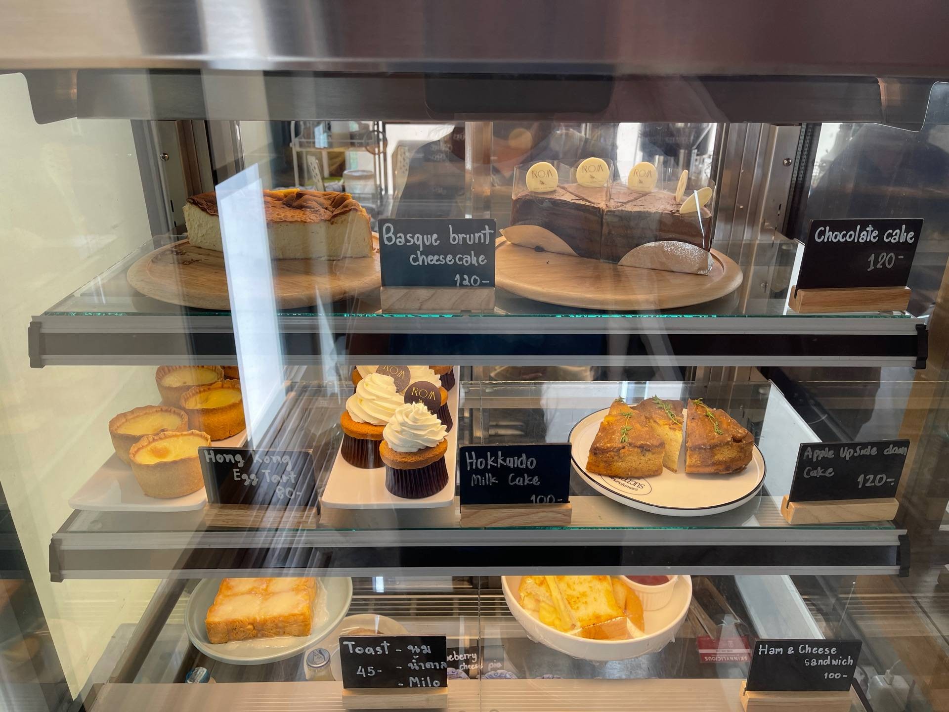 รูป ROM Coffee & Bake Room