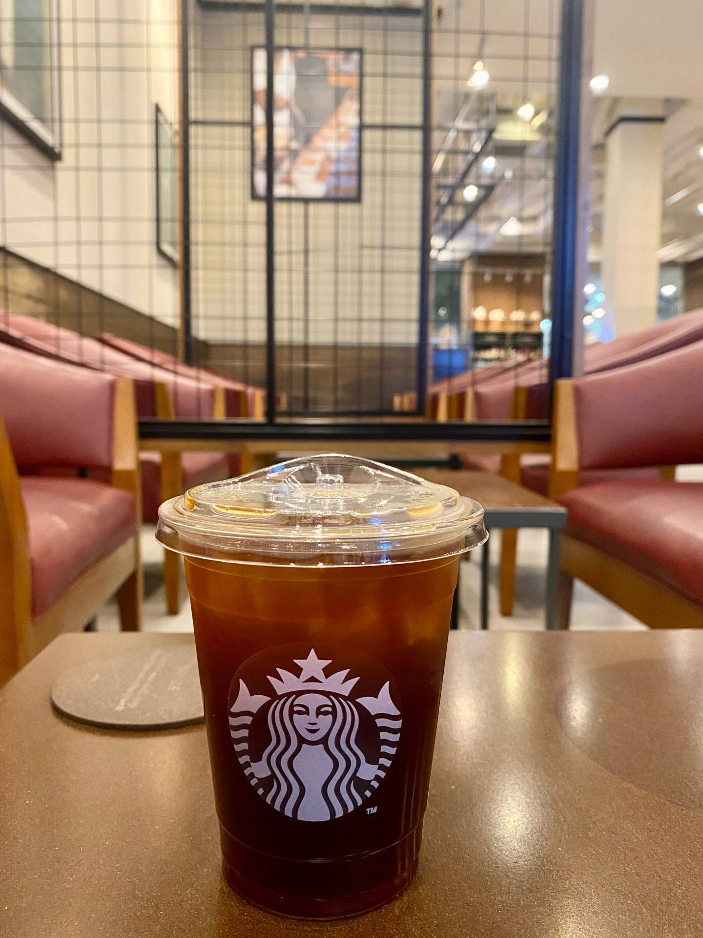 รีวิว Starbucks Bee hive - นั่งทำงานตอนค่ำๆก็เงียบดีนะ