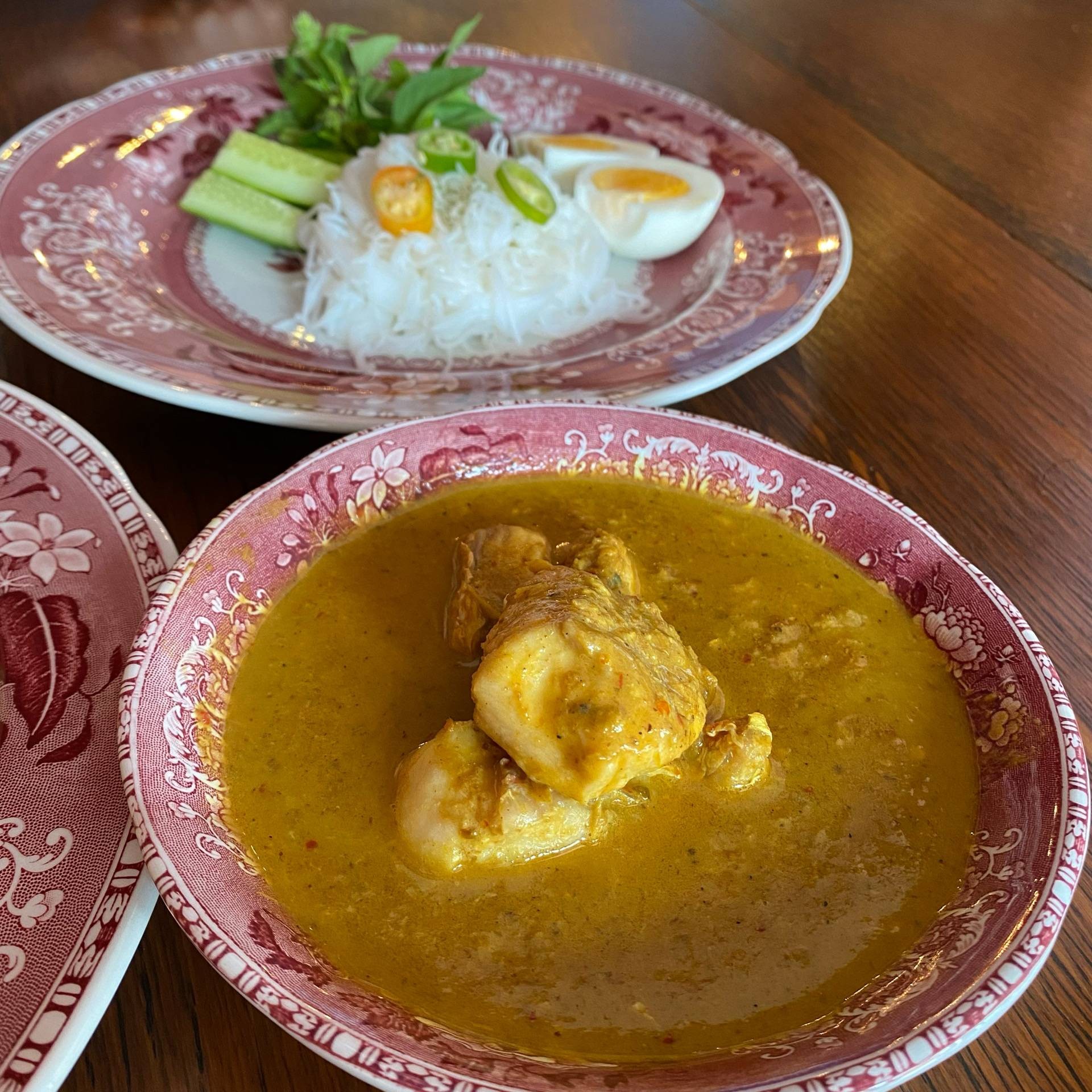 ขนมจีนแกงเขียวหวานปลากระพงแดง ร้าน บุศริน Busarin Cuisine - Wongnai