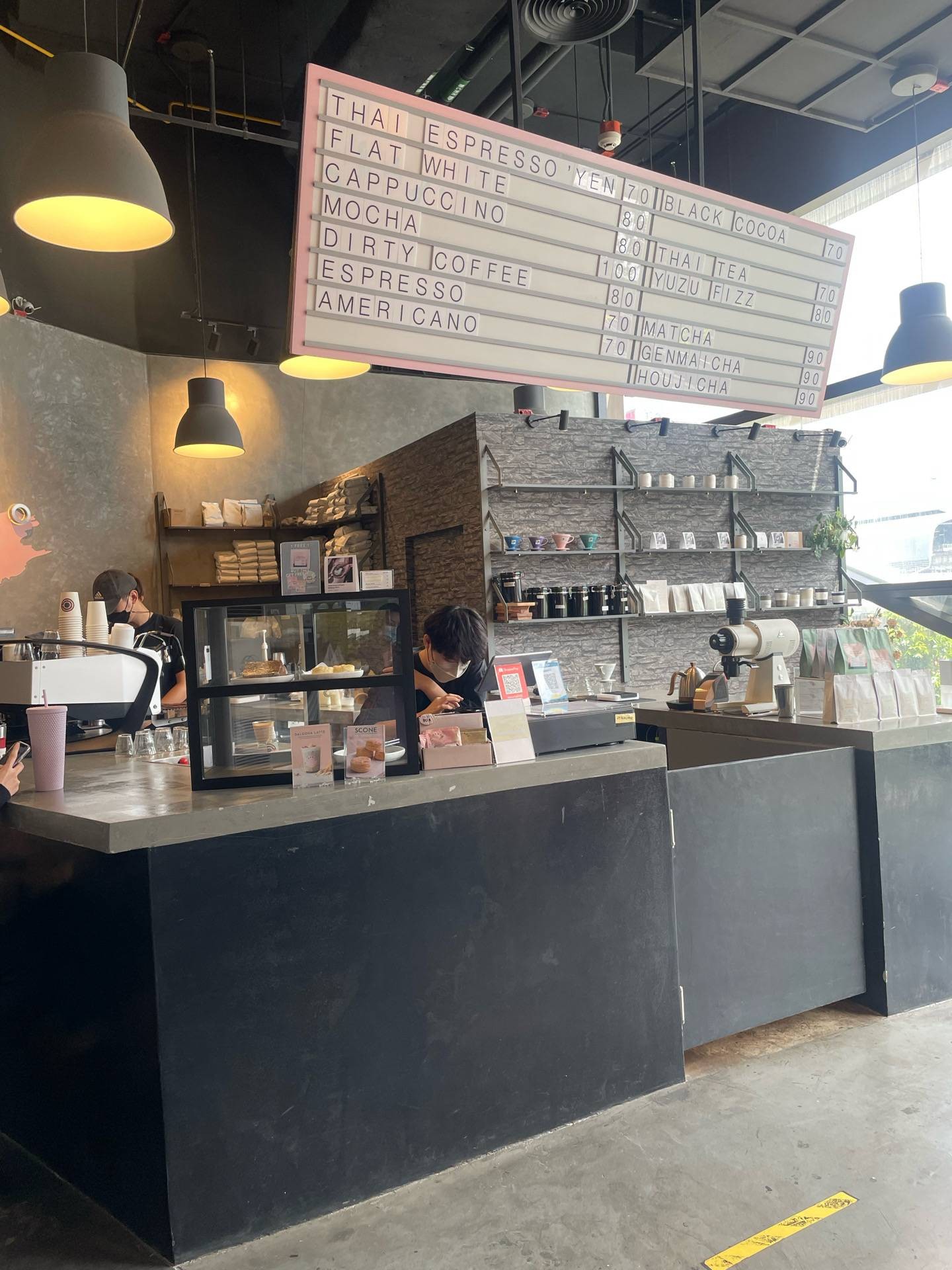 รีวิว Fika & Co. Cafe Singha Complex - ร้านกาแฟ ที่รสชาติไม่แย่ ในตึกสิงห์คอมเพล็ก