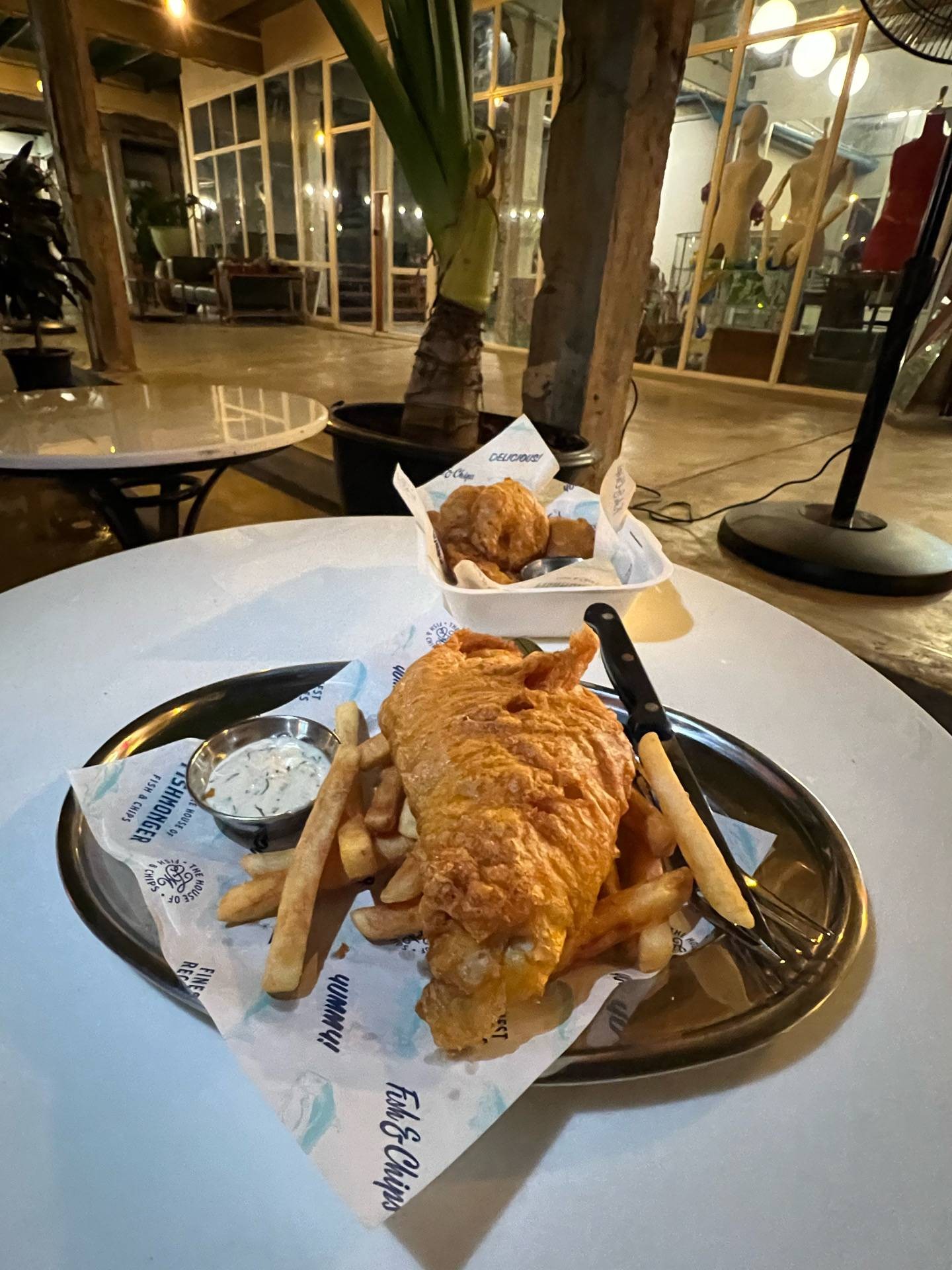 รีวิว Fishmonger - The House of Fish & Chips - ร้านฟิชแอนด์ชิปส์ ที่ ...