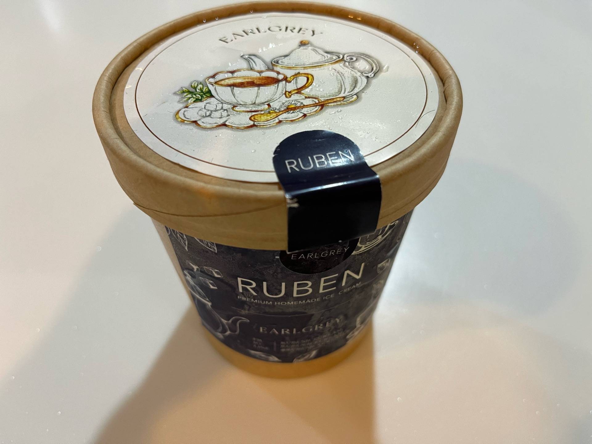 รีวิว Ruben Ice Cream คลองเตย - ไอศครีมพรีเมี่ยมอร่อยๆ รสหวานน้อย