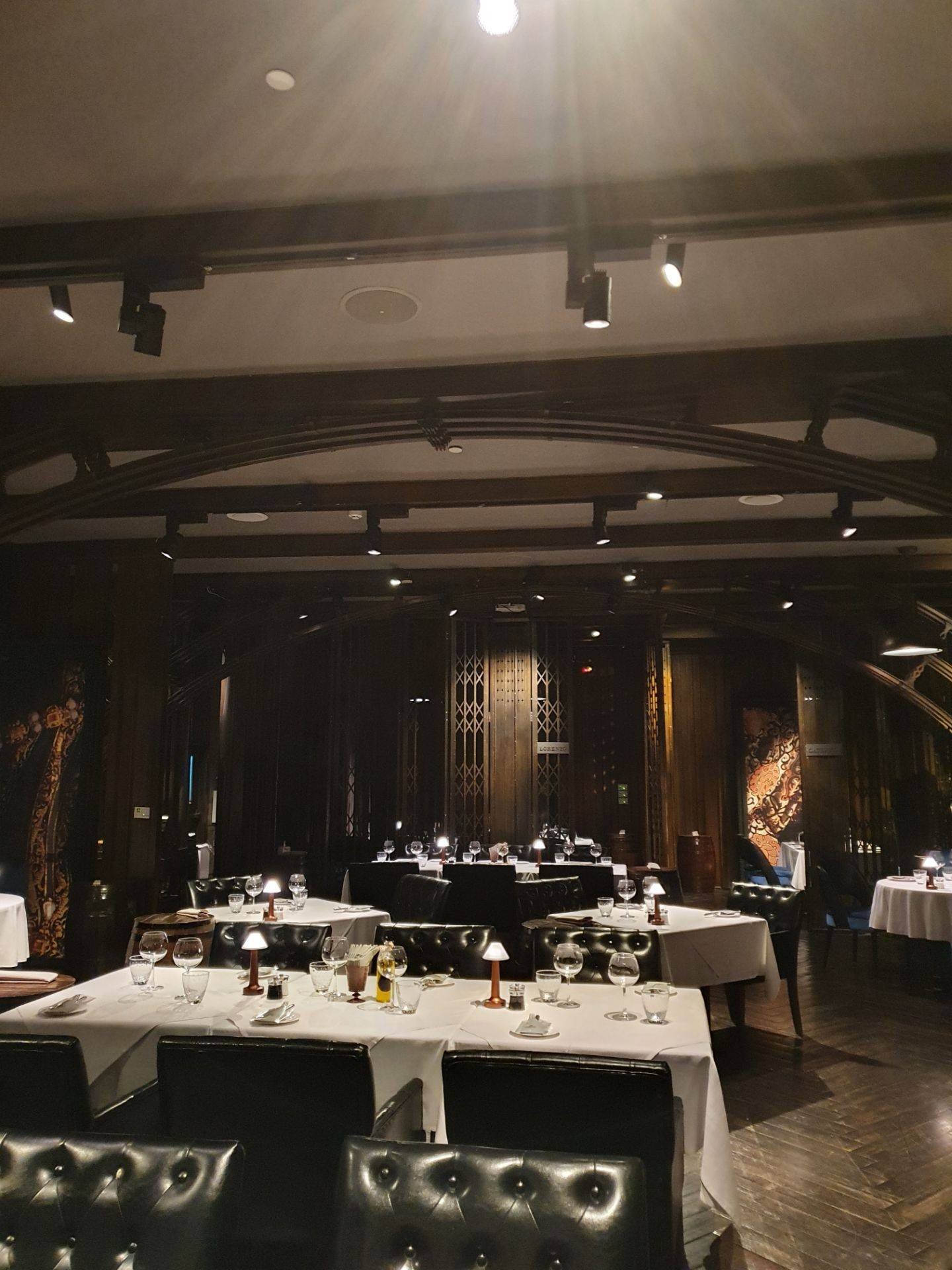 รีวิว Medici Kitchen & Bar โฮเทล มิวส์ กรุงเทพ - Medici Hotel Muse