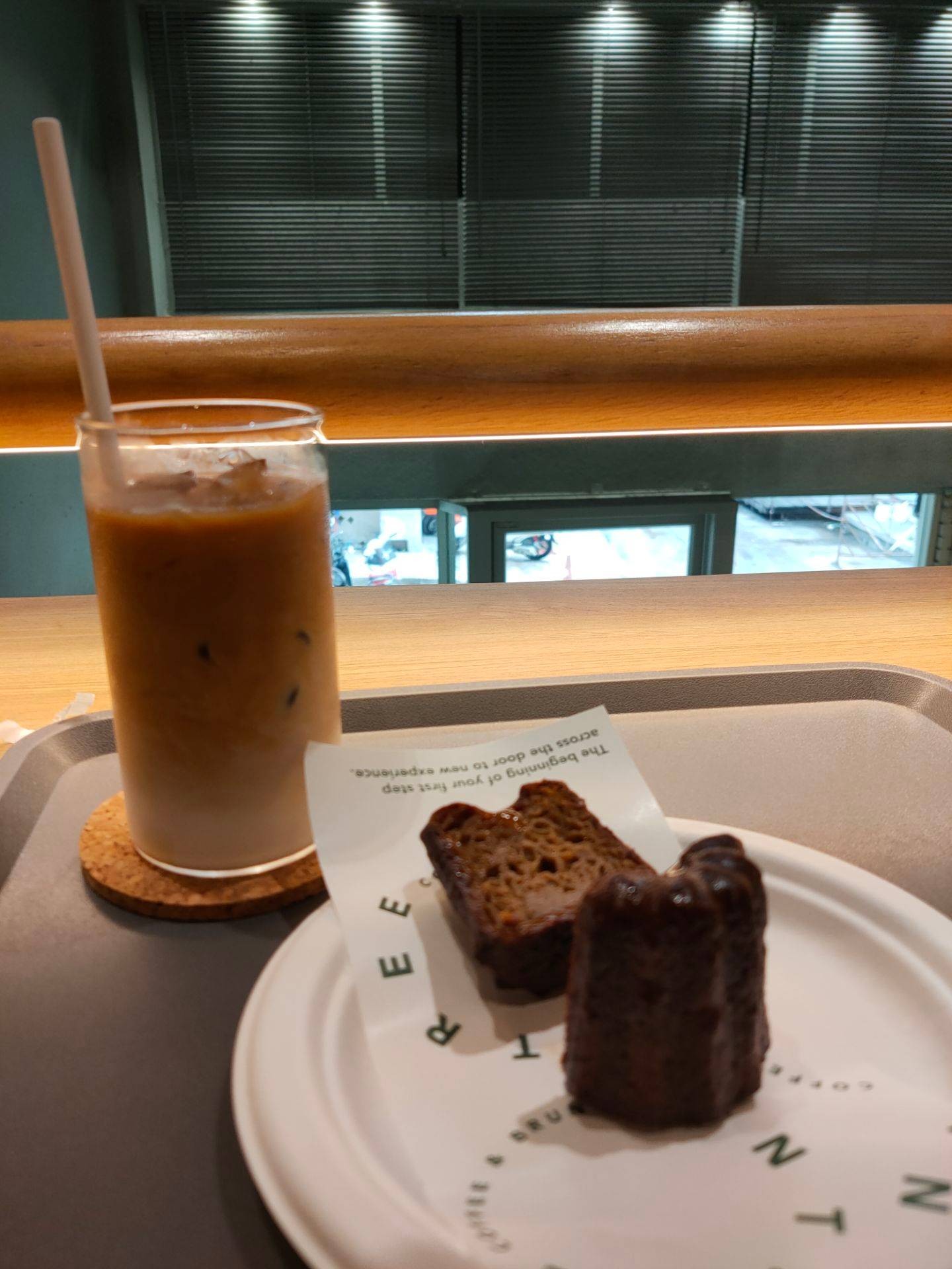 รีวิว Entree Coffee & Brunch - ร้านขนม และคาเฟ่เล็กๆในซอกหลืบ ที่จอดรถ ...