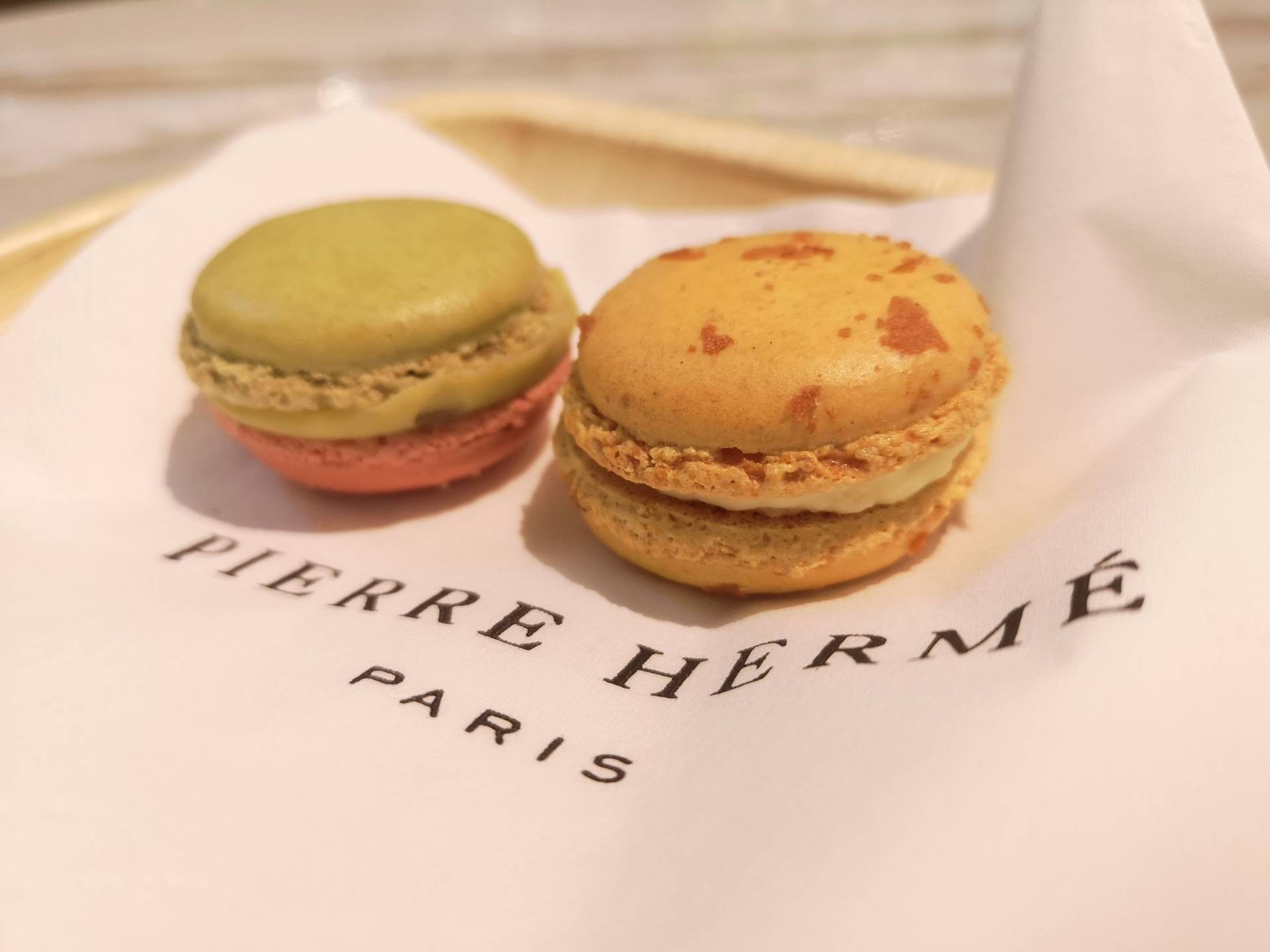 รีวิว Pierre Hermé Paris EmQuartier - มาการองหนุบๆมีหลากรสให้เลือกลอง ...