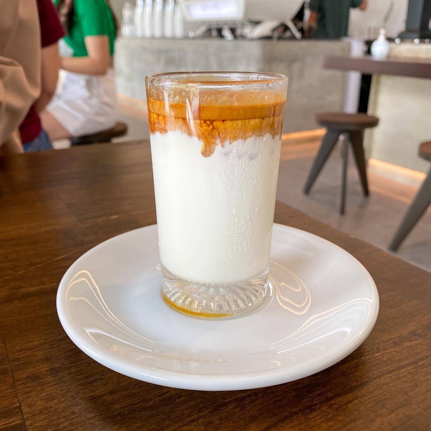 เดอร์ตี้ ร้าน 1:2 coffee สาขา Roastery (นาคนิวาส16)