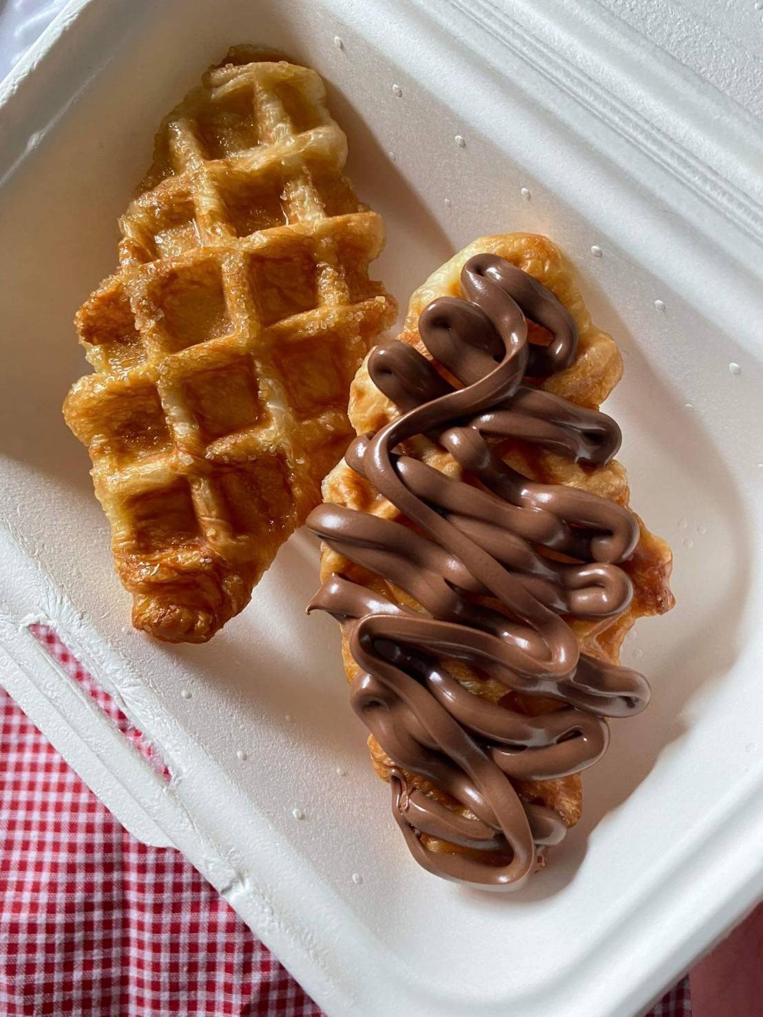 รีวิว Croffle me & กระเพาโคตรพริก - 𝐍𝐮𝐭𝐞𝐥𝐥𝐚 นูเทลล่า