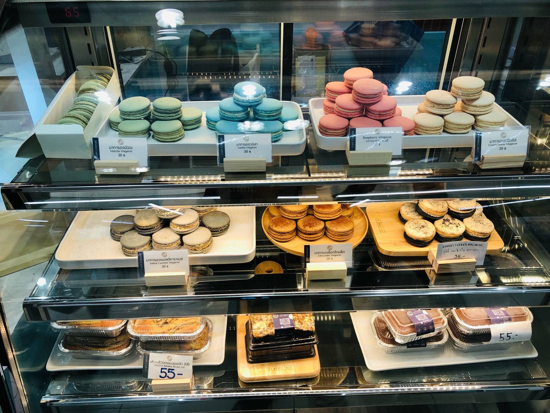 รีวิว CAFF CORNER อิมพีเรียล - มาการองอร่อยสุด