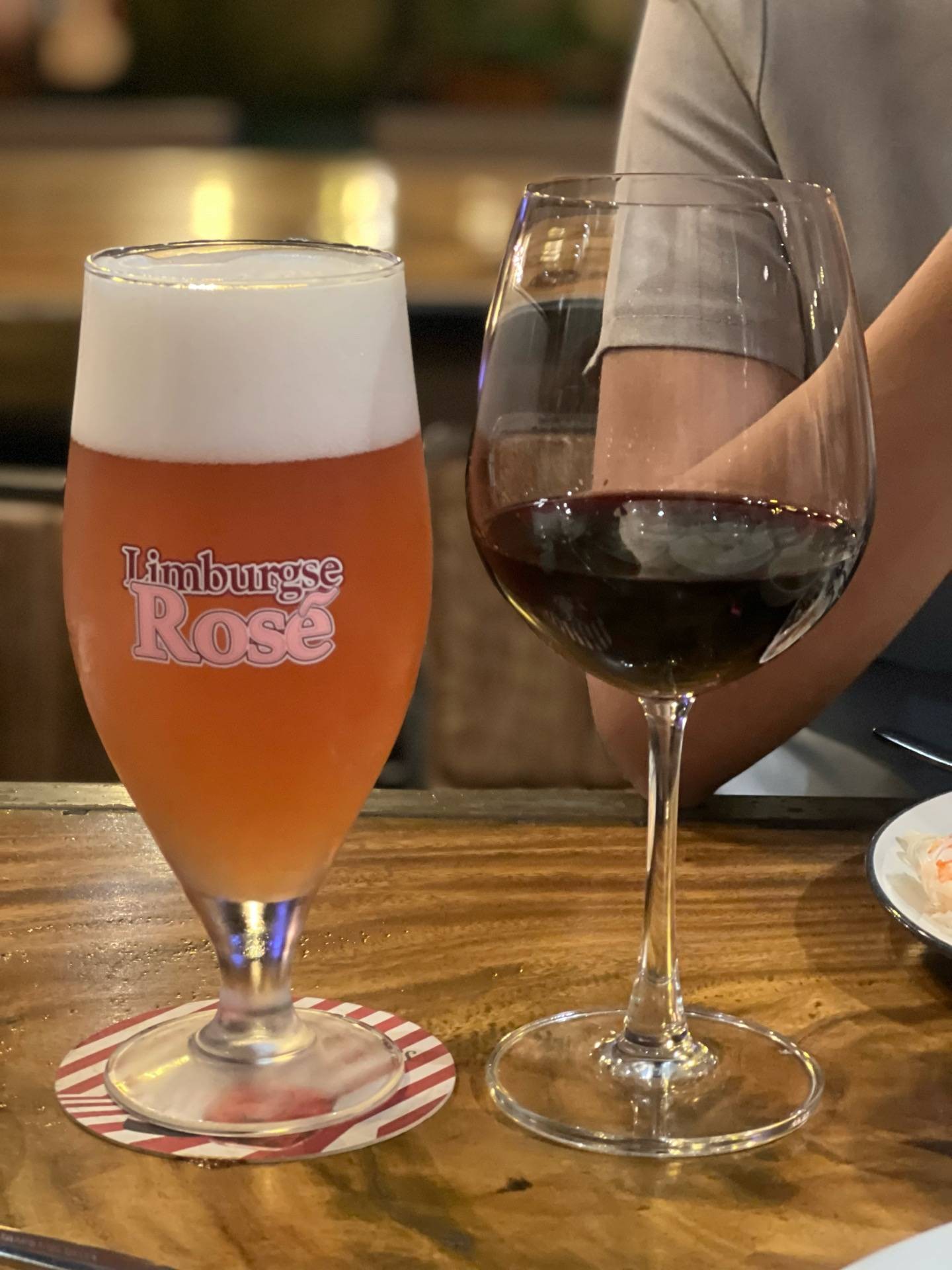 รูป 9 Pints The Gastro House