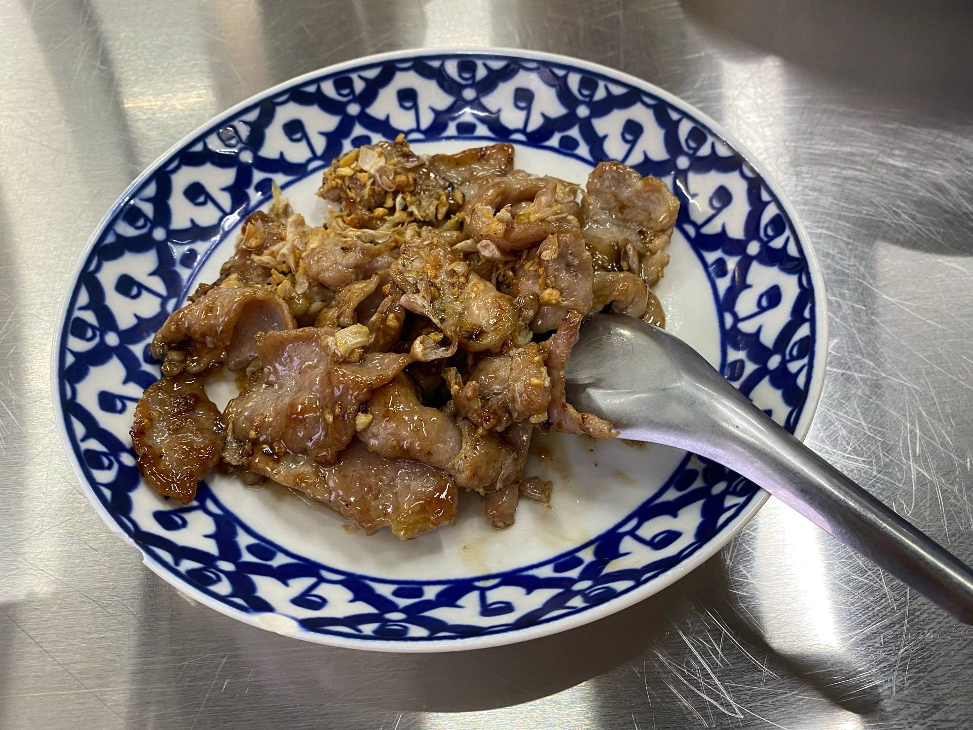 หมูทอดกระเทียม ร้าน สยามสุกี้