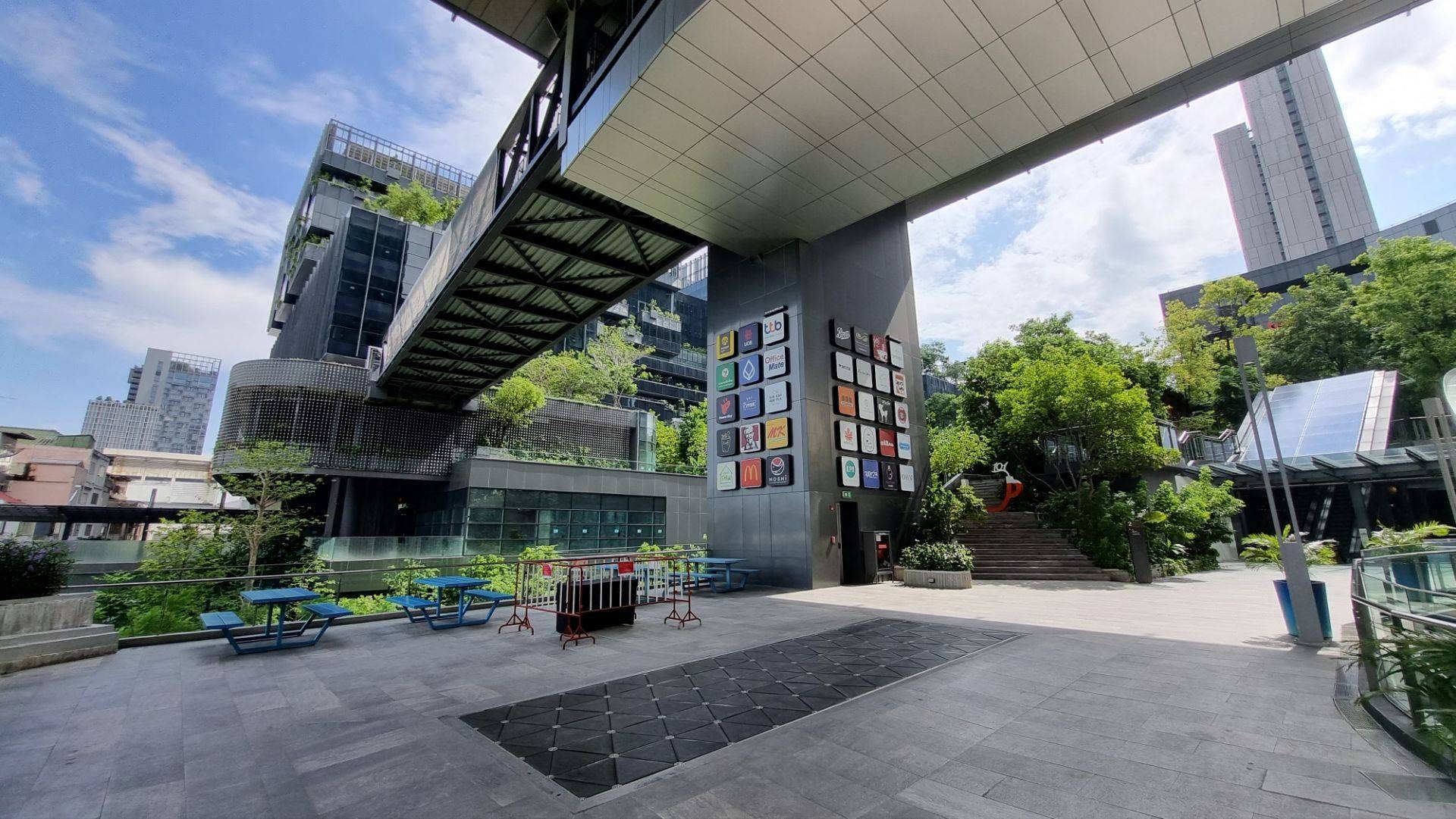 รูป 101 True Digital Park