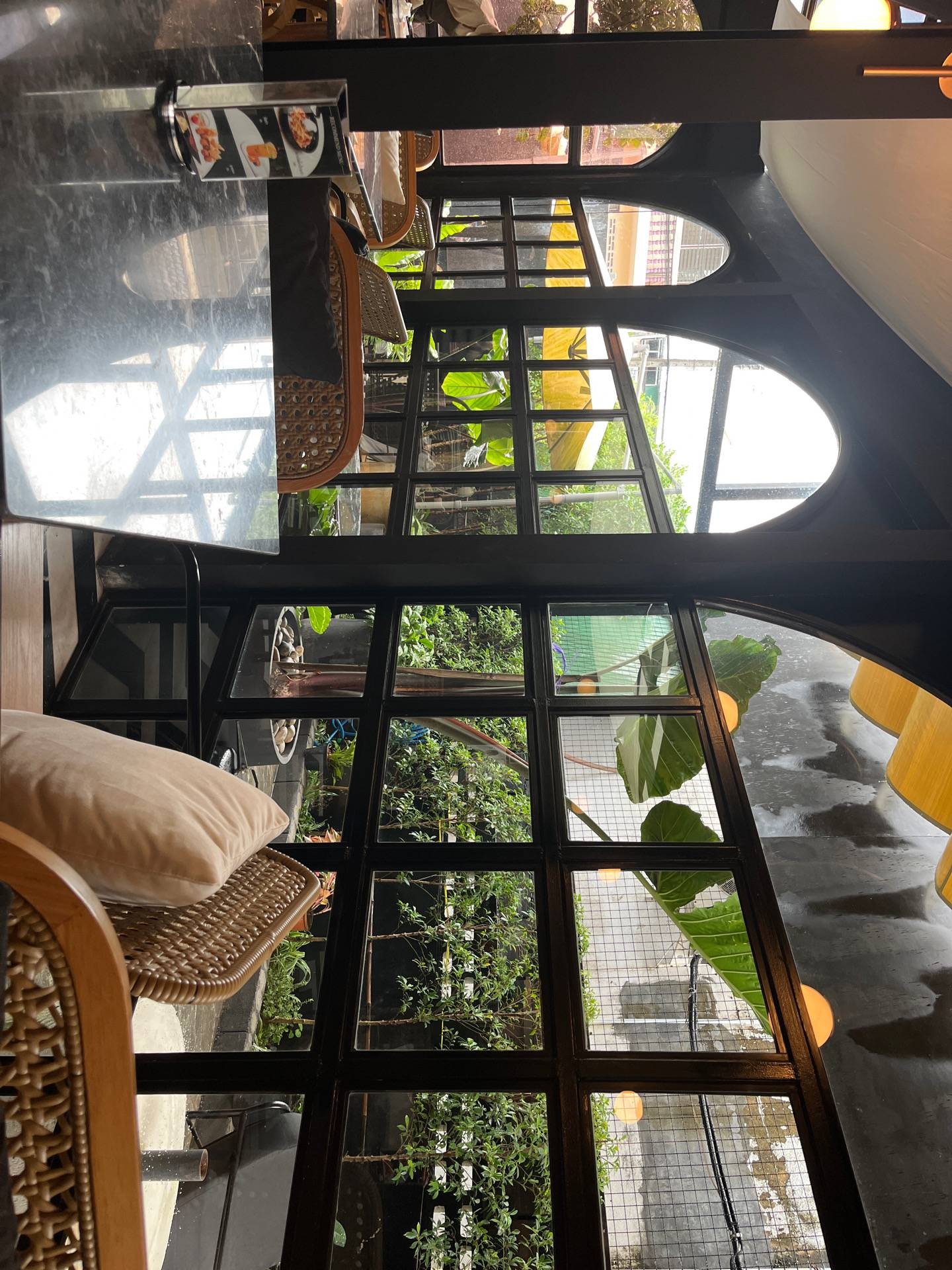 รีวิว Kanut House - ร้านสวย กาแฟใช้ได้ บริการดี