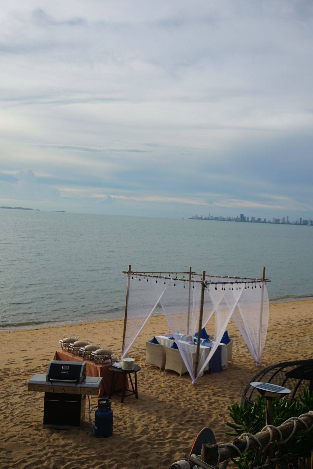 รีวิว U Pattaya - ที่พักดี บรรยากาศสวย ติดทะเล อาหารอร่อย บริการเริ่ด! - Wongnai