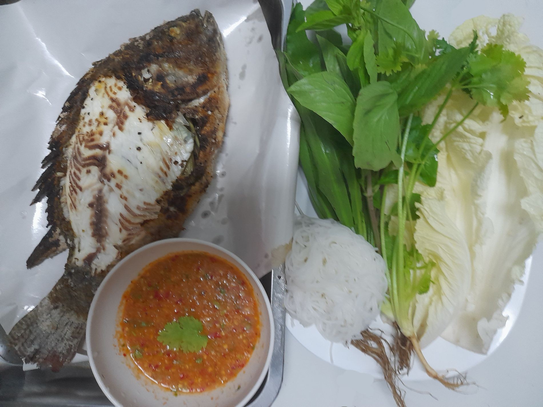 ร้าน MUNGMING เมี่ยงปลาเผา & ปลาหมึกย่าง ส้มตำ เฮงหลี2 | รีวิวร้านอาหาร