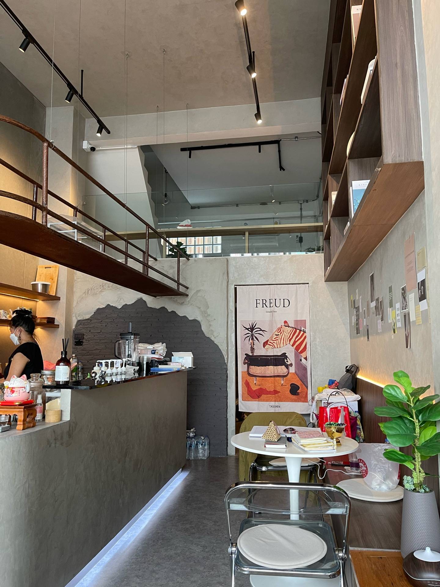 รีวิว Kerf Koffee - ร้านสวยยมาก กาแฟราคาไม่แรง🤍 - Wongnai