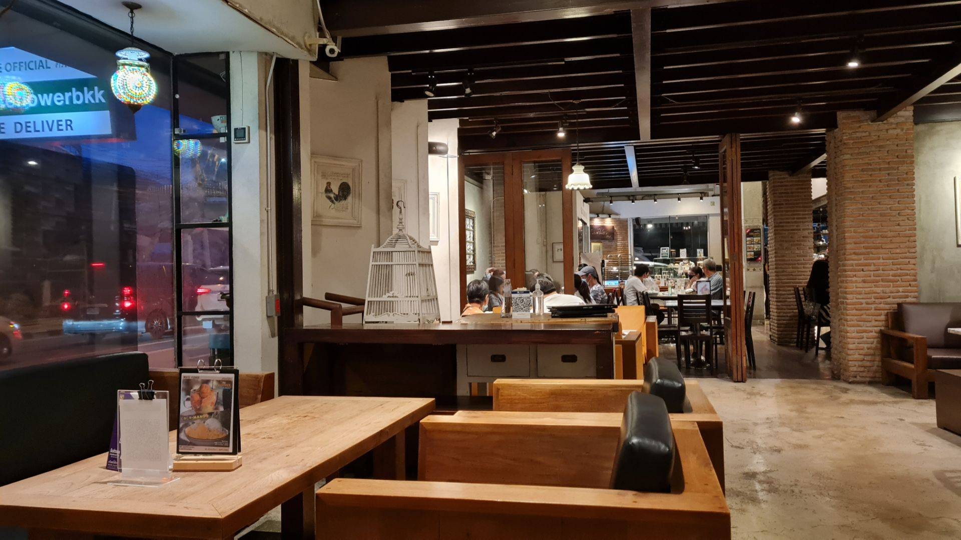 รูป ครัวดอกไม้ขาว สาขาบำรุงเมือง