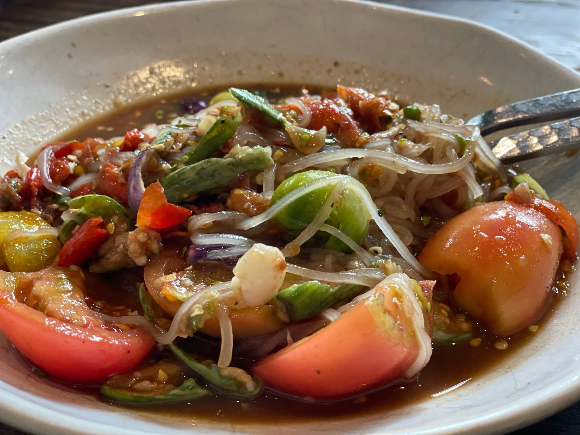 ตำเส้นเล็กหลวงพระบาง ร้าน Phed Phed Bistro อยู่ในโครงการ the circle ราช ...