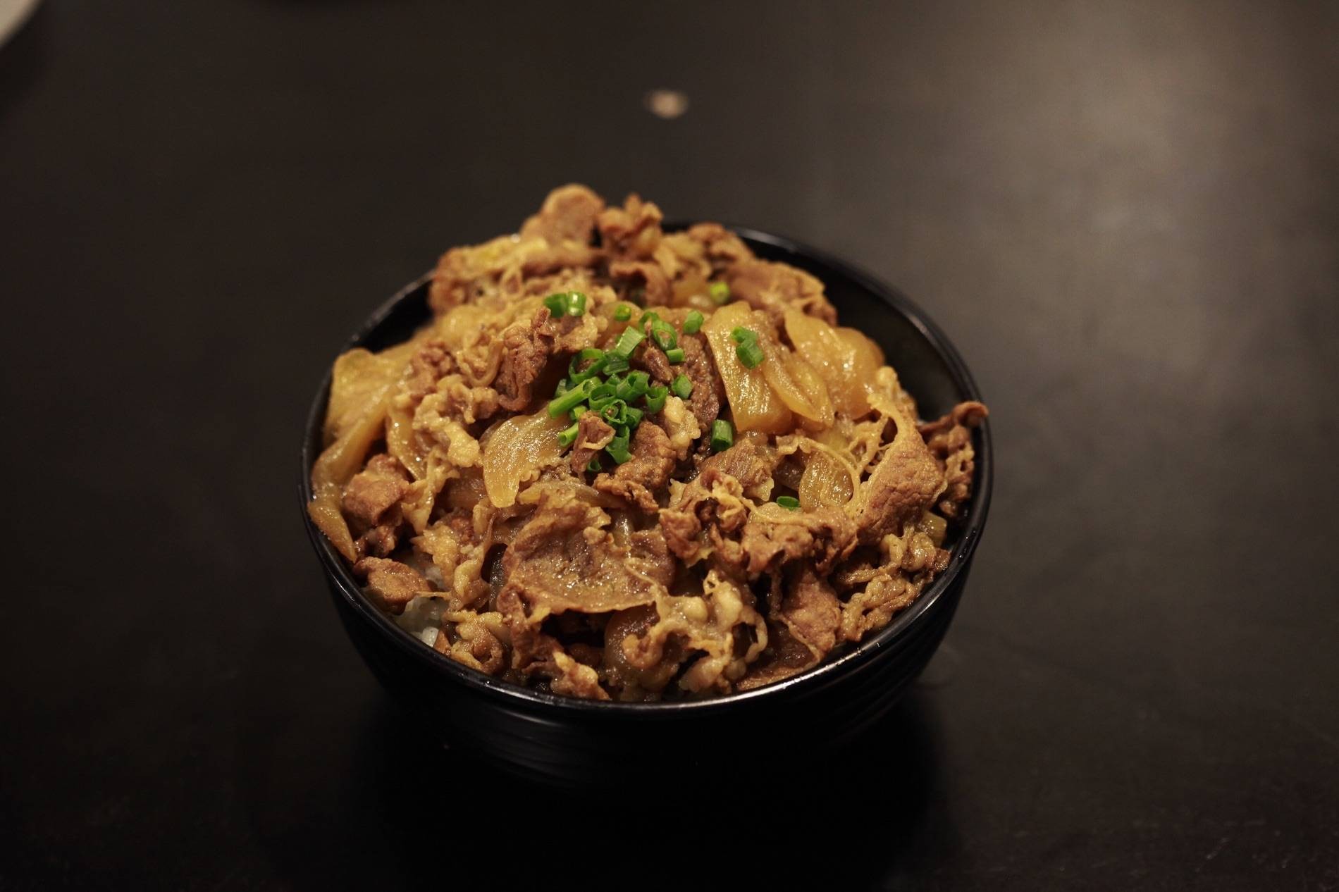 Meat Overload - ข้าวหน้าเนื้อต้มซีอิ๊ว • image ร้าน A COW อะคาวด์ ท่า ...