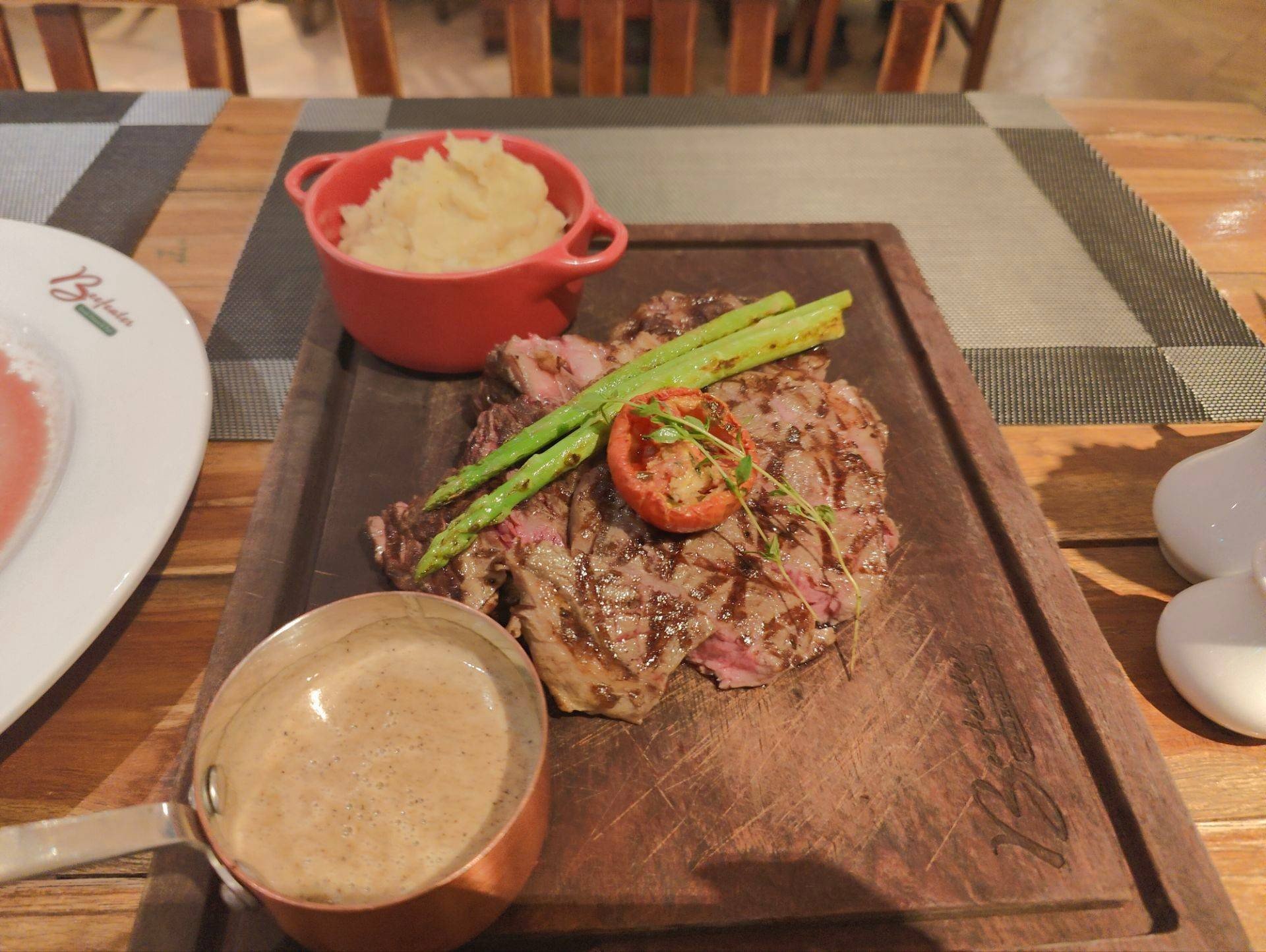 รีวิว Beefeater Steak House and Pub - โคตรดี ดีมาก