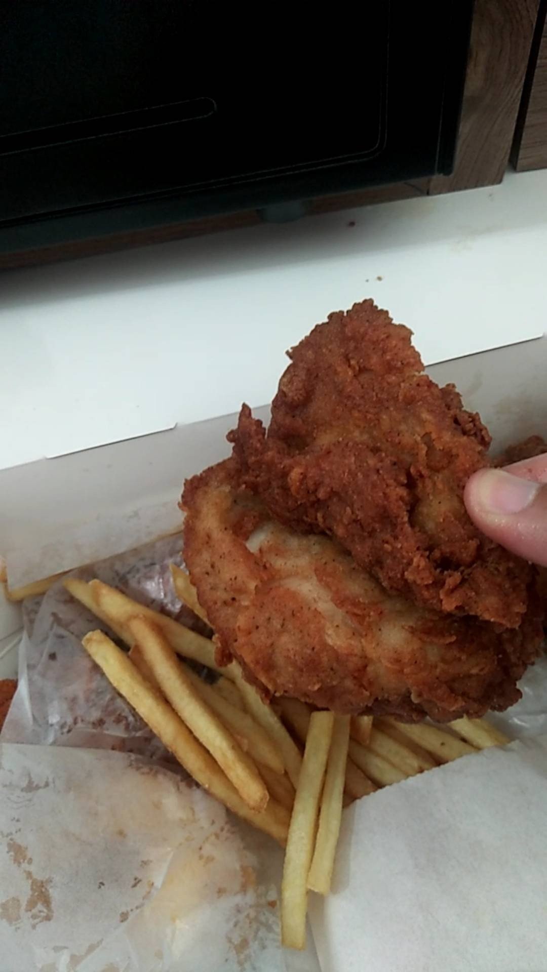 รีวิว KFC แจส คู้บอน - ไก่ทอดหนังไหม้ ขม และเค็มมาก - Wongnai