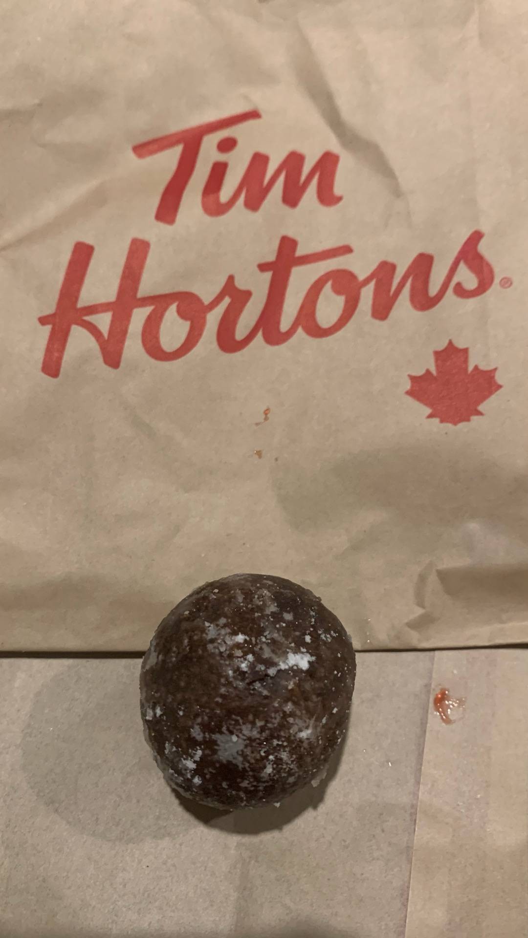 Chocolate Glazed Timbits ร้าน Tim Hortons สามย่าน มิตรทาวน์