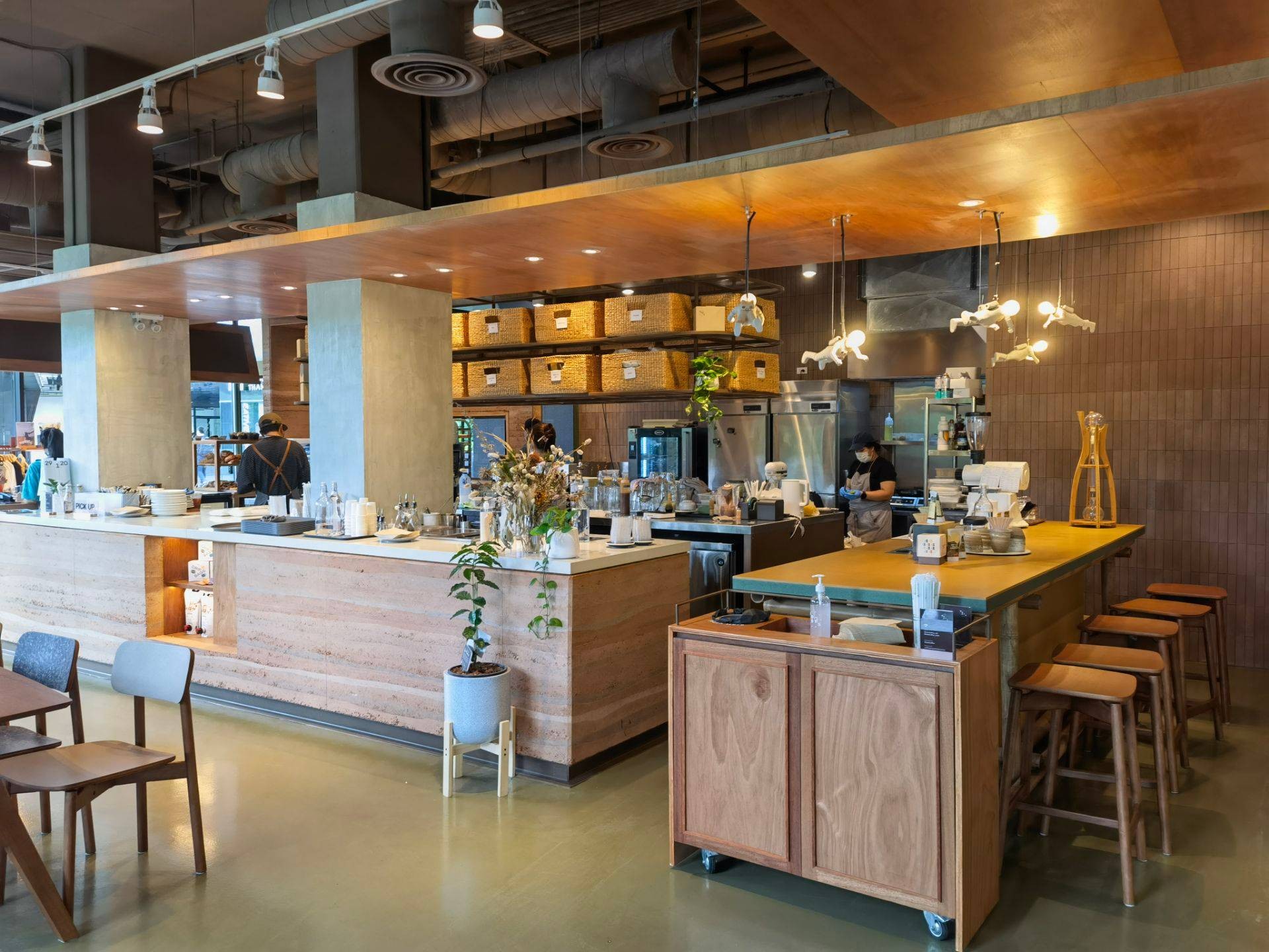 รีวิว RootsBKK 111 Praditmanutham - อร่อย สะดวก พร้อม กาแฟอร่อย