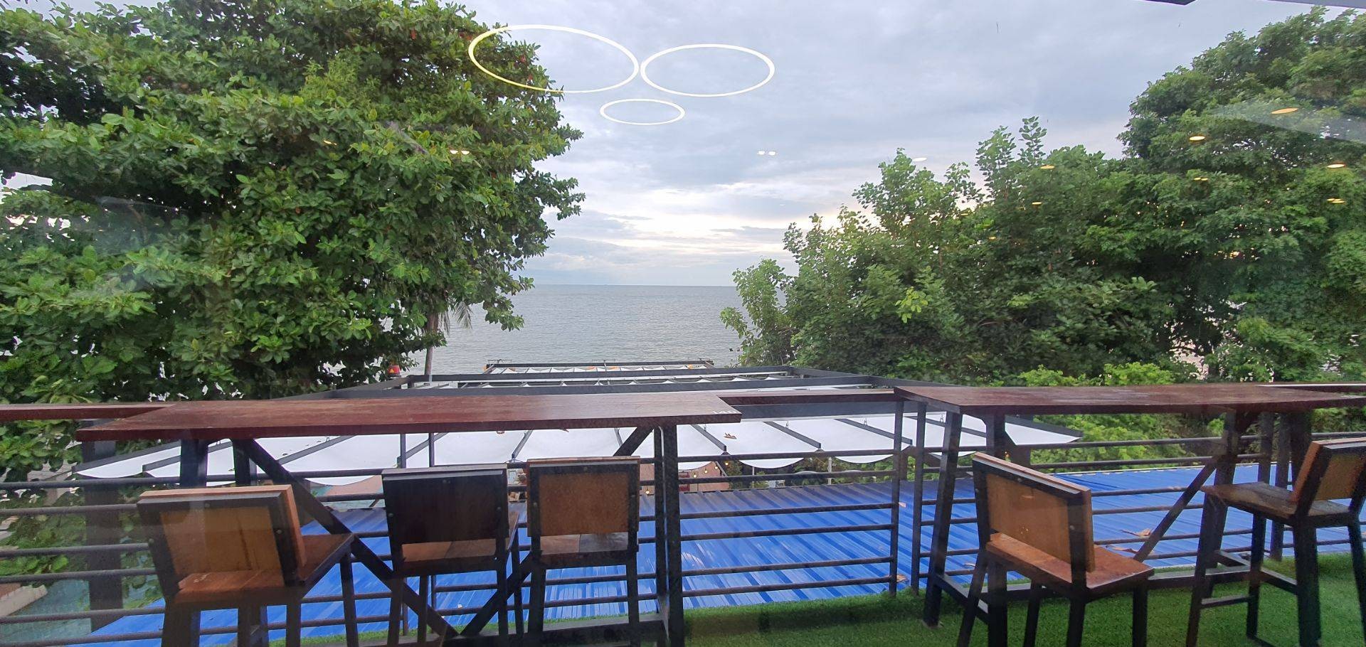 รูป BlueFin Beach Bar & Restaurant